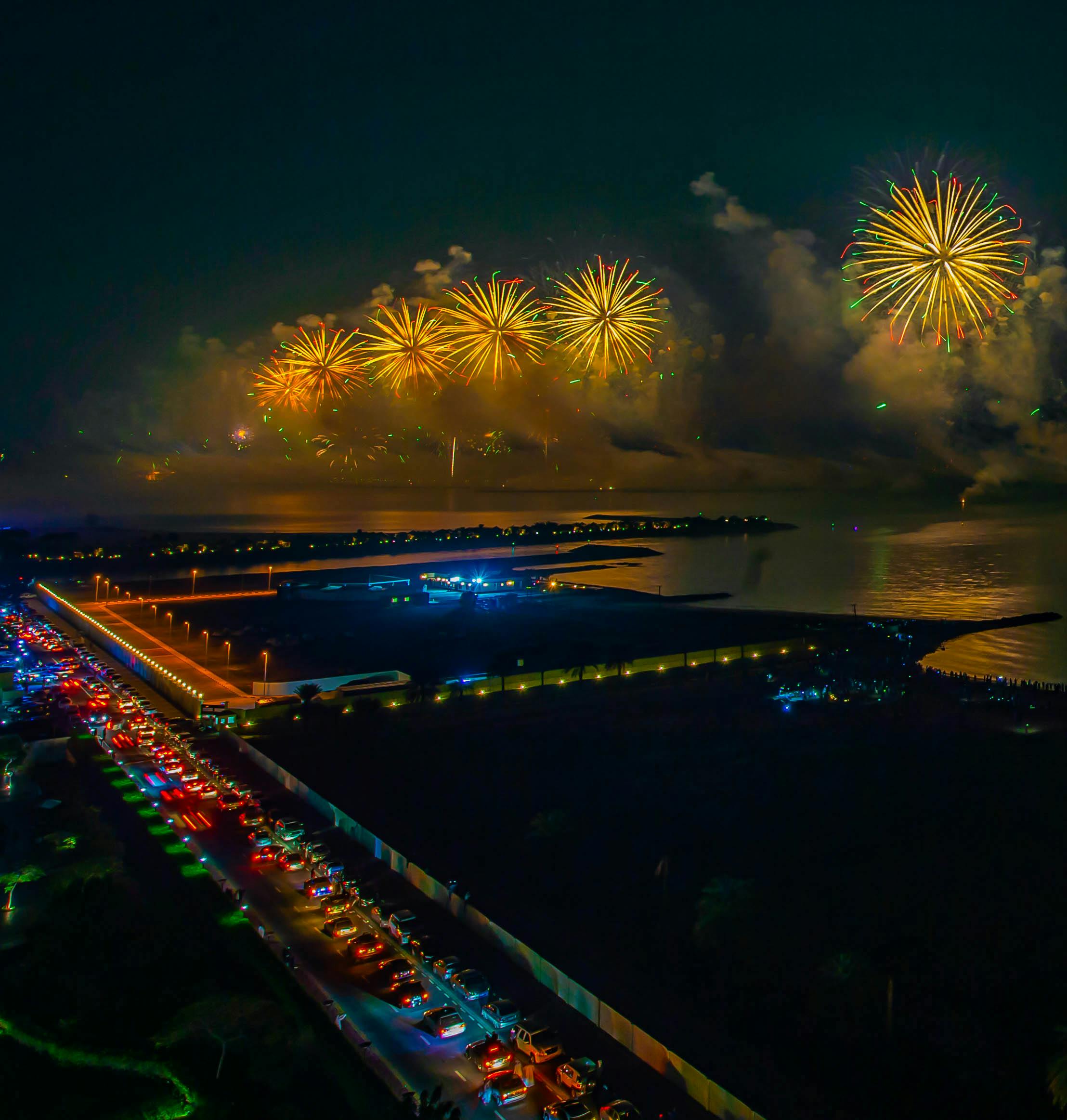 Cars With Fireworks In Background Photos, Download The BEST Free Cars ...