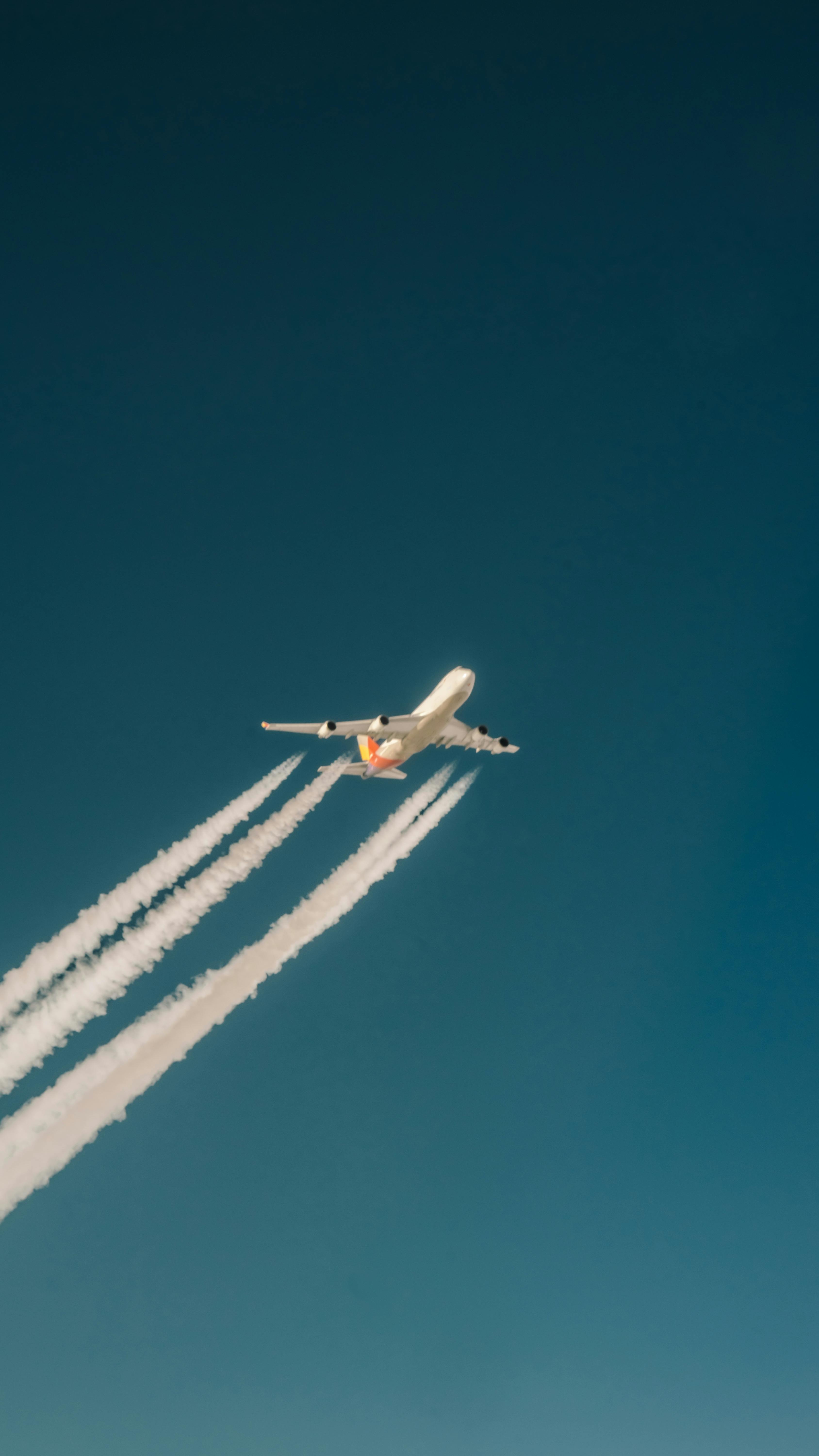 Leaving Airplane Photos, Download The BEST Free Leaving Airplane Stock ...