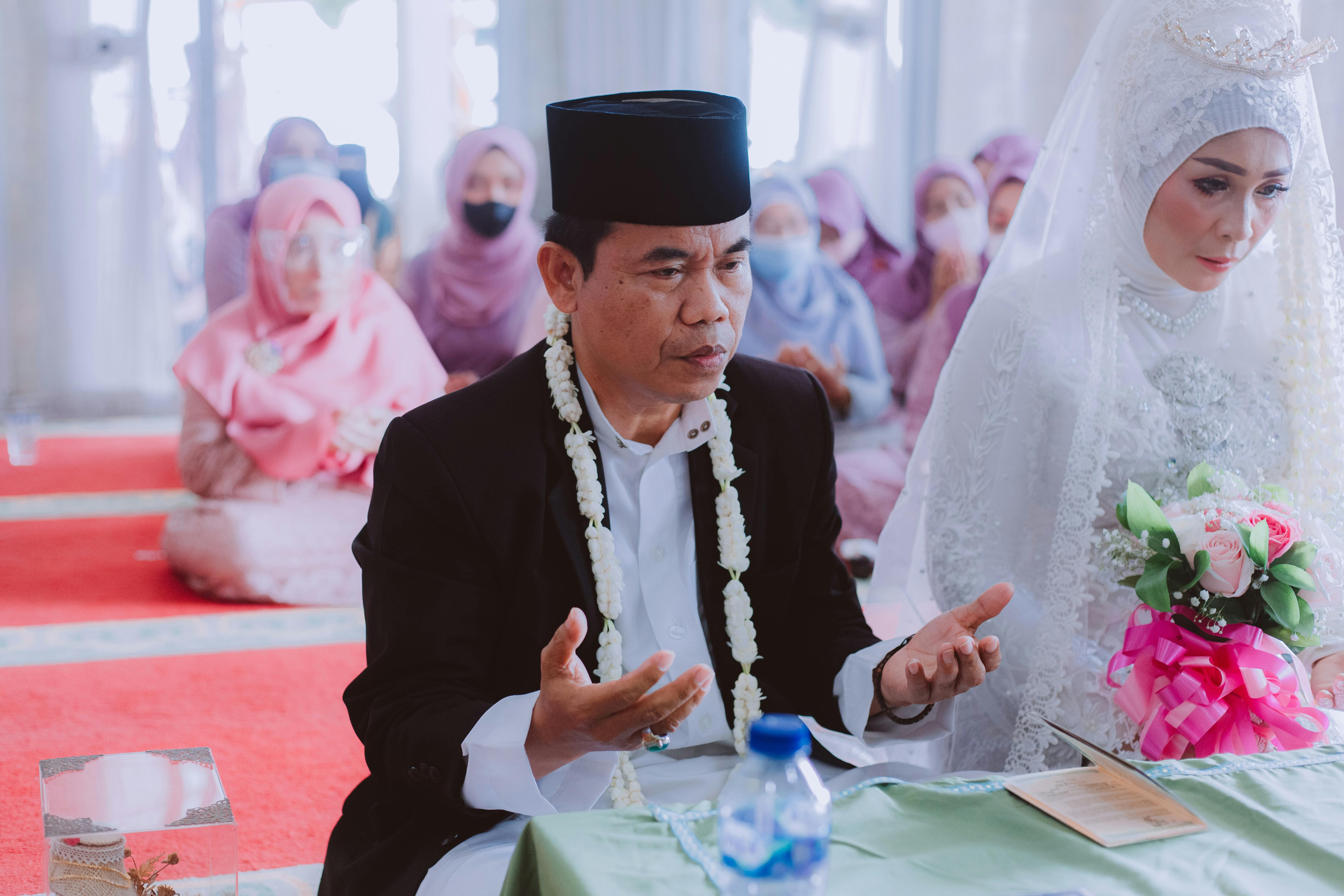 Bride and Groom Dancing Back to Back · Free Stock Photo