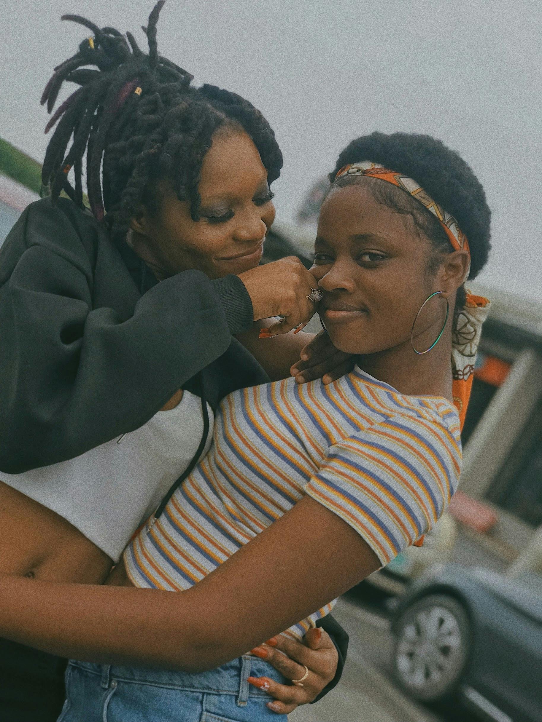 Close-Up Shot of Close Friends · Free Stock Photo