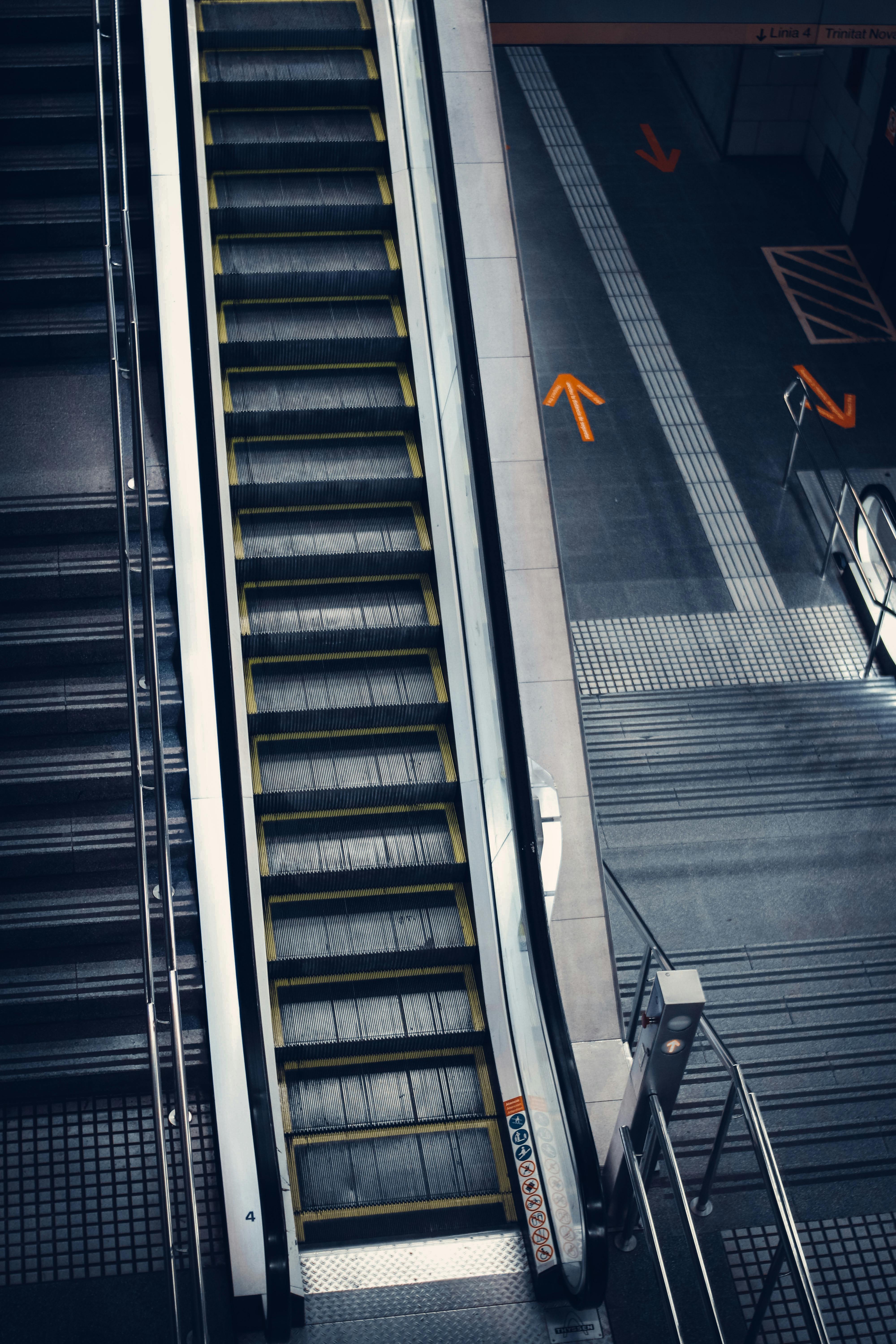 Descending Arrow Photos, Download The BEST Free Descending Arrow Stock ...