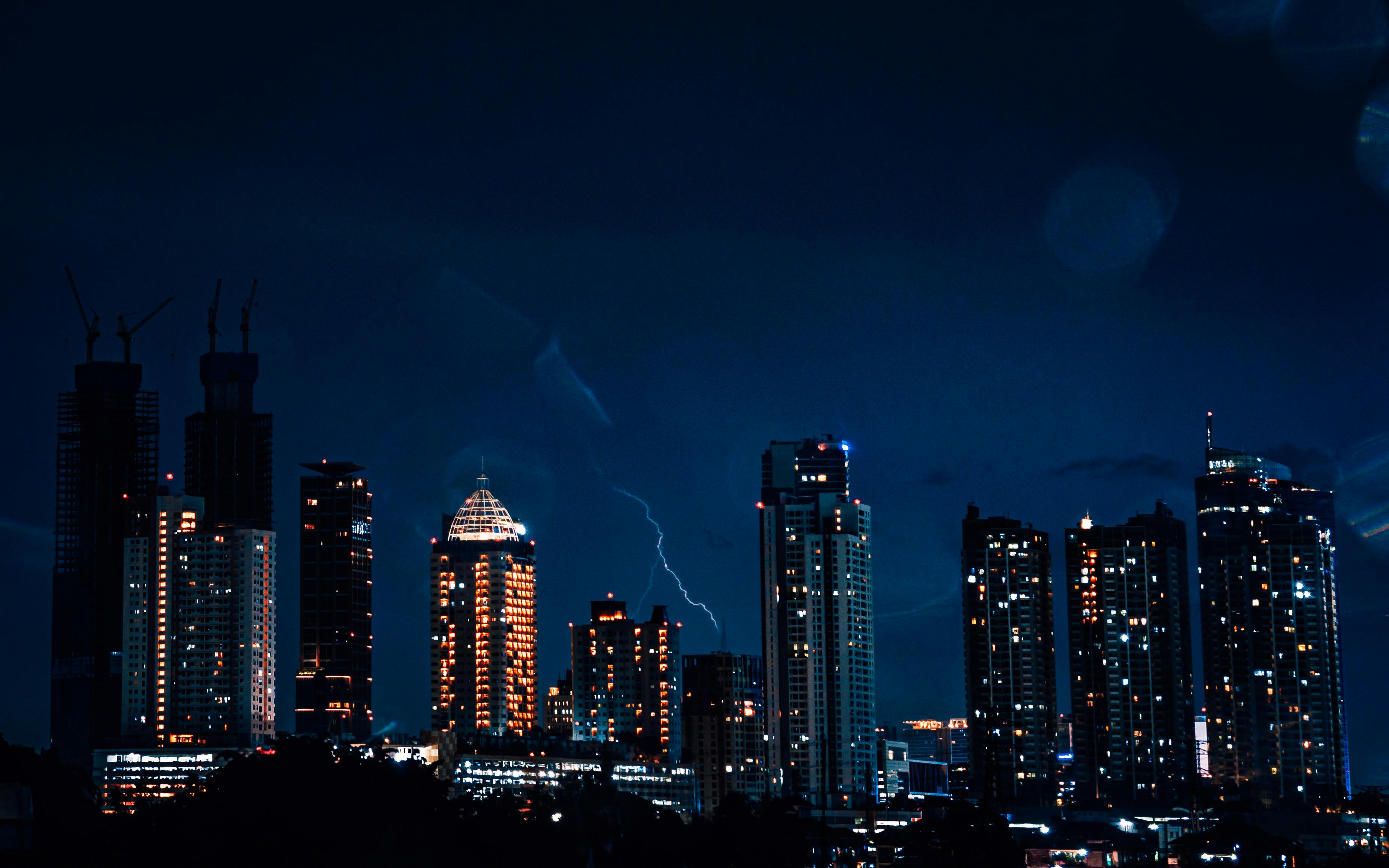 Lightning Strike At Night · Free Stock Photo