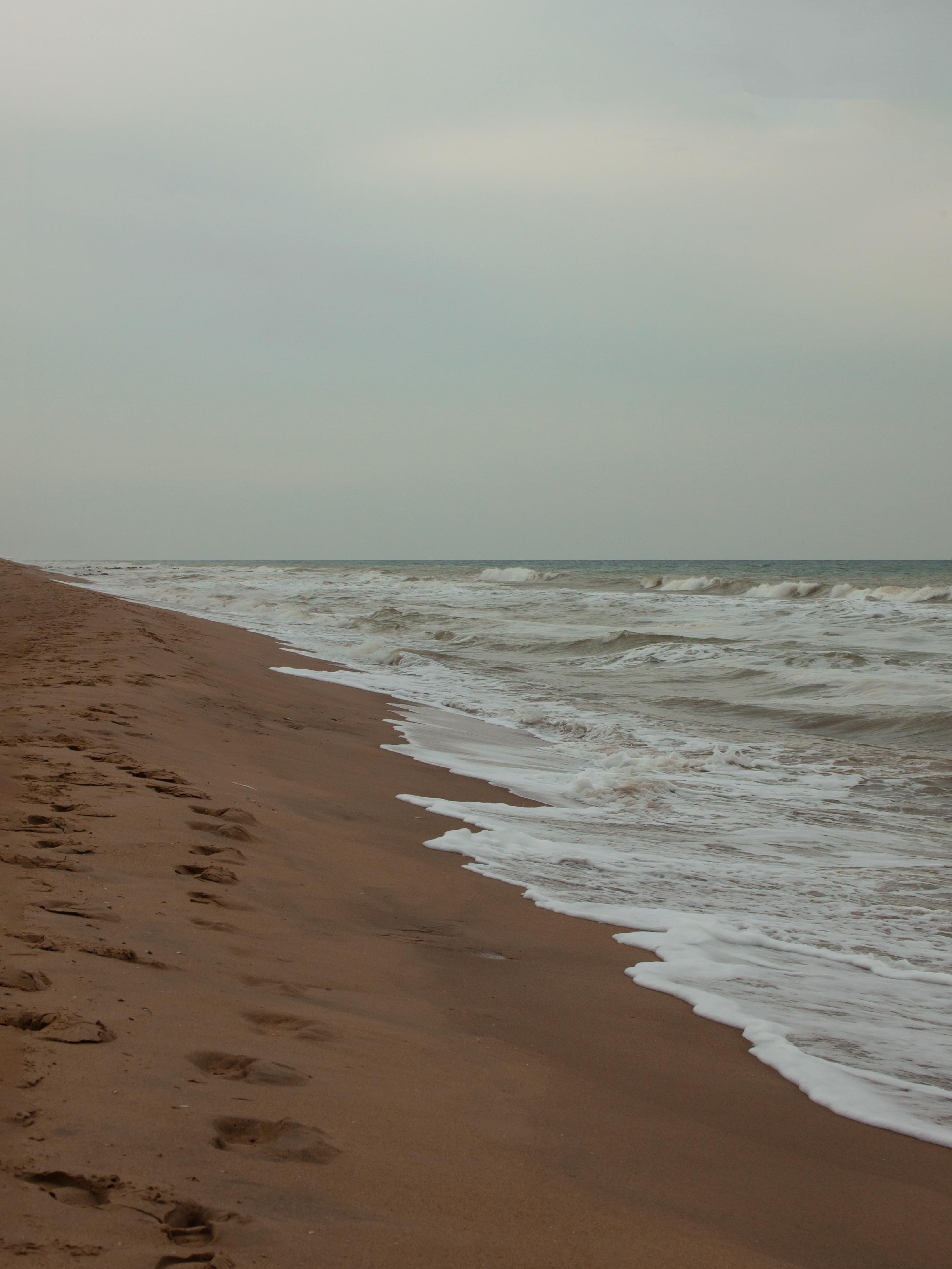 Photography Of Waves Crashing · Free Stock Photo