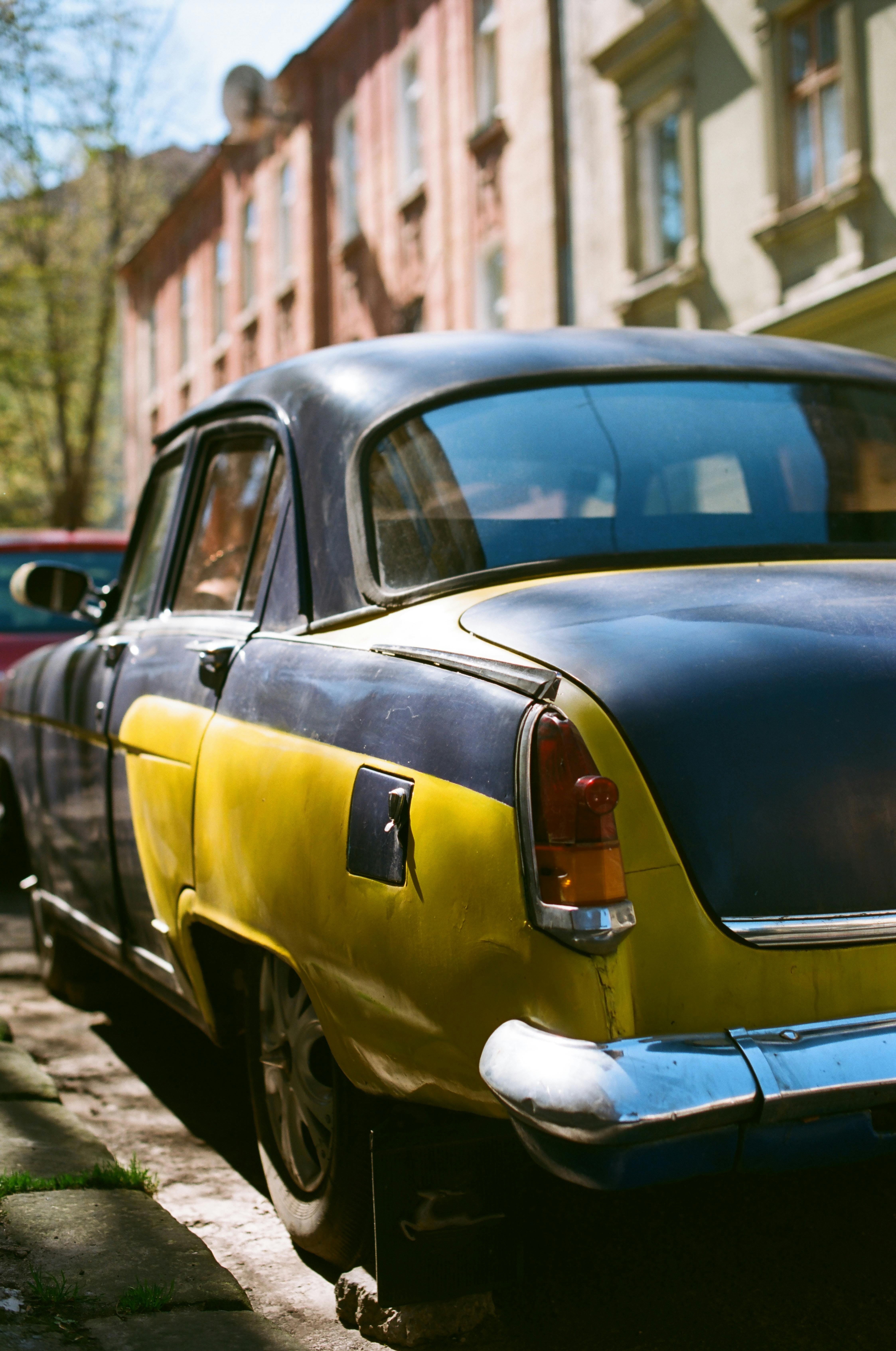 Back View of a Vintage Car · Free Stock Photo