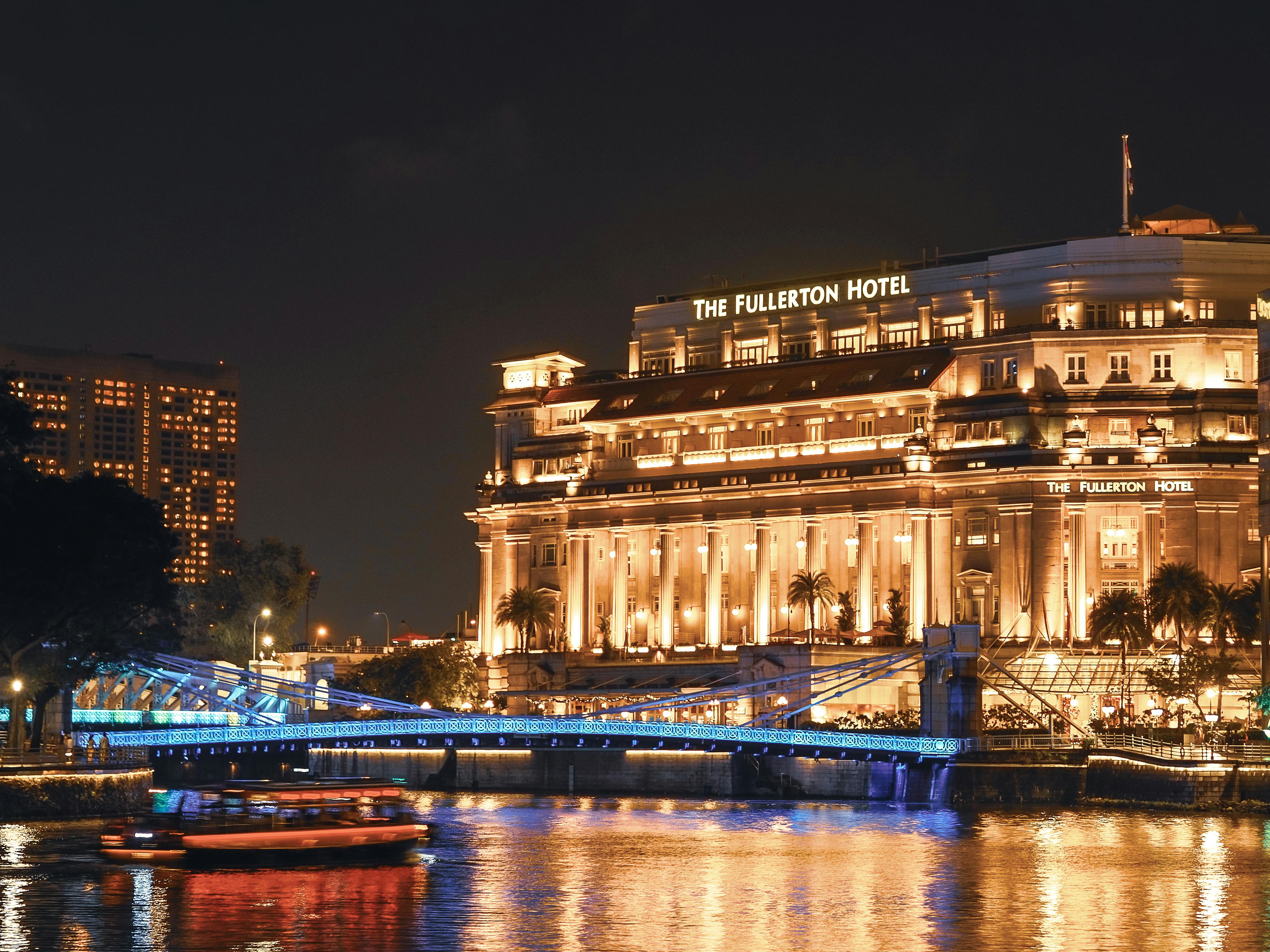 The Fullerton Hotel · Free Stock Photo