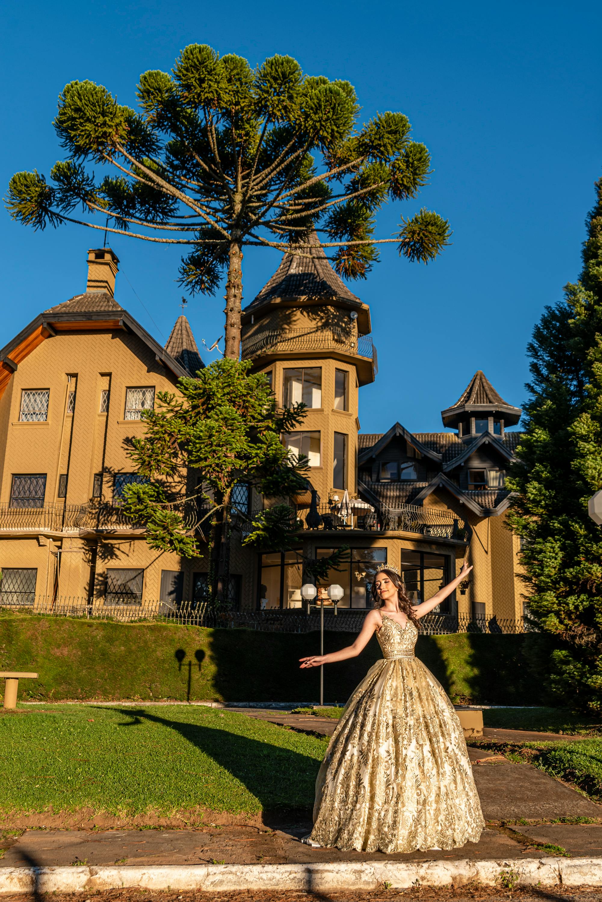 Luxury Castle Outside Photos, Download The BEST Free Luxury Castle ...