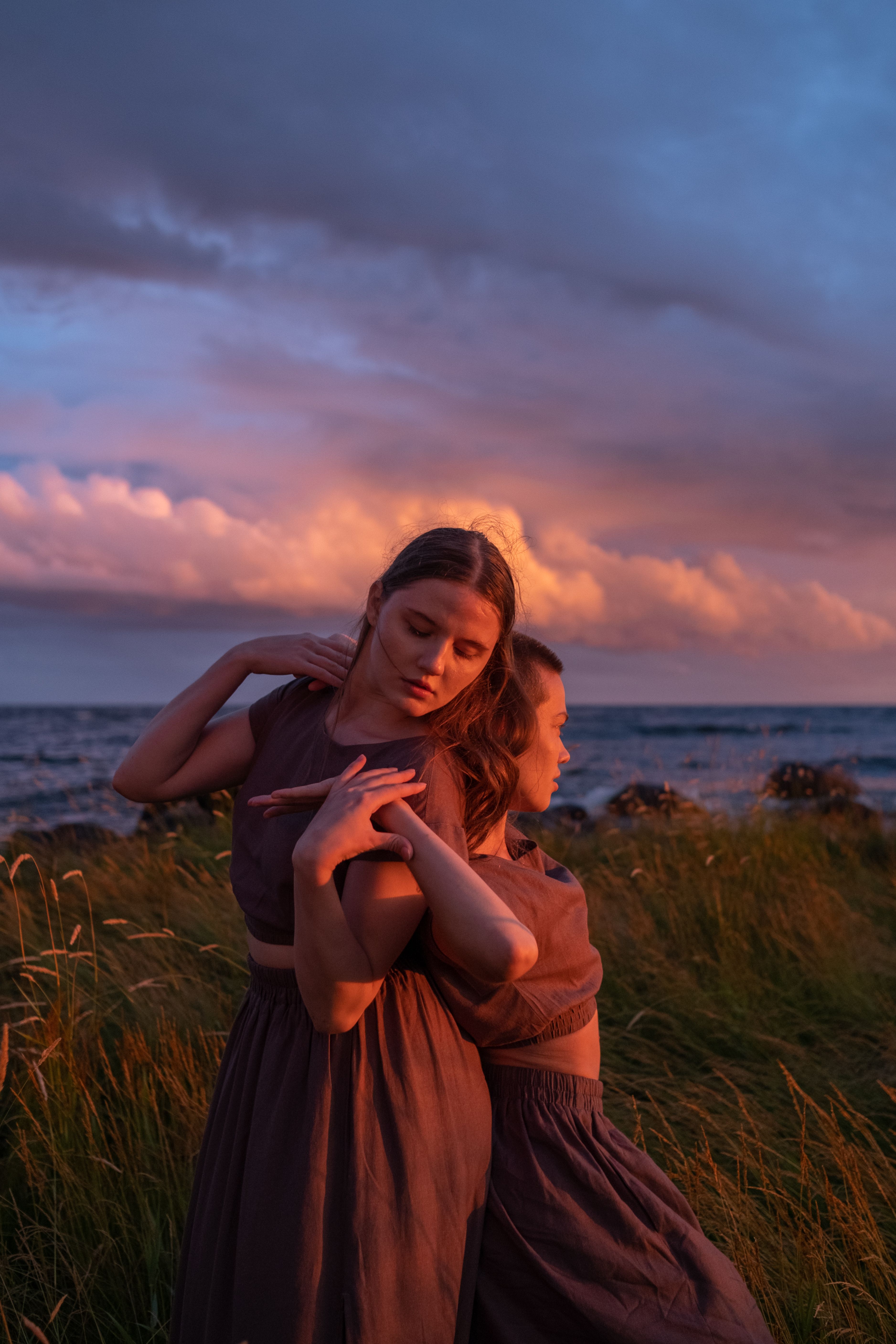 Women Contemporary Dancing on a Grass Field · Free Stock Photo