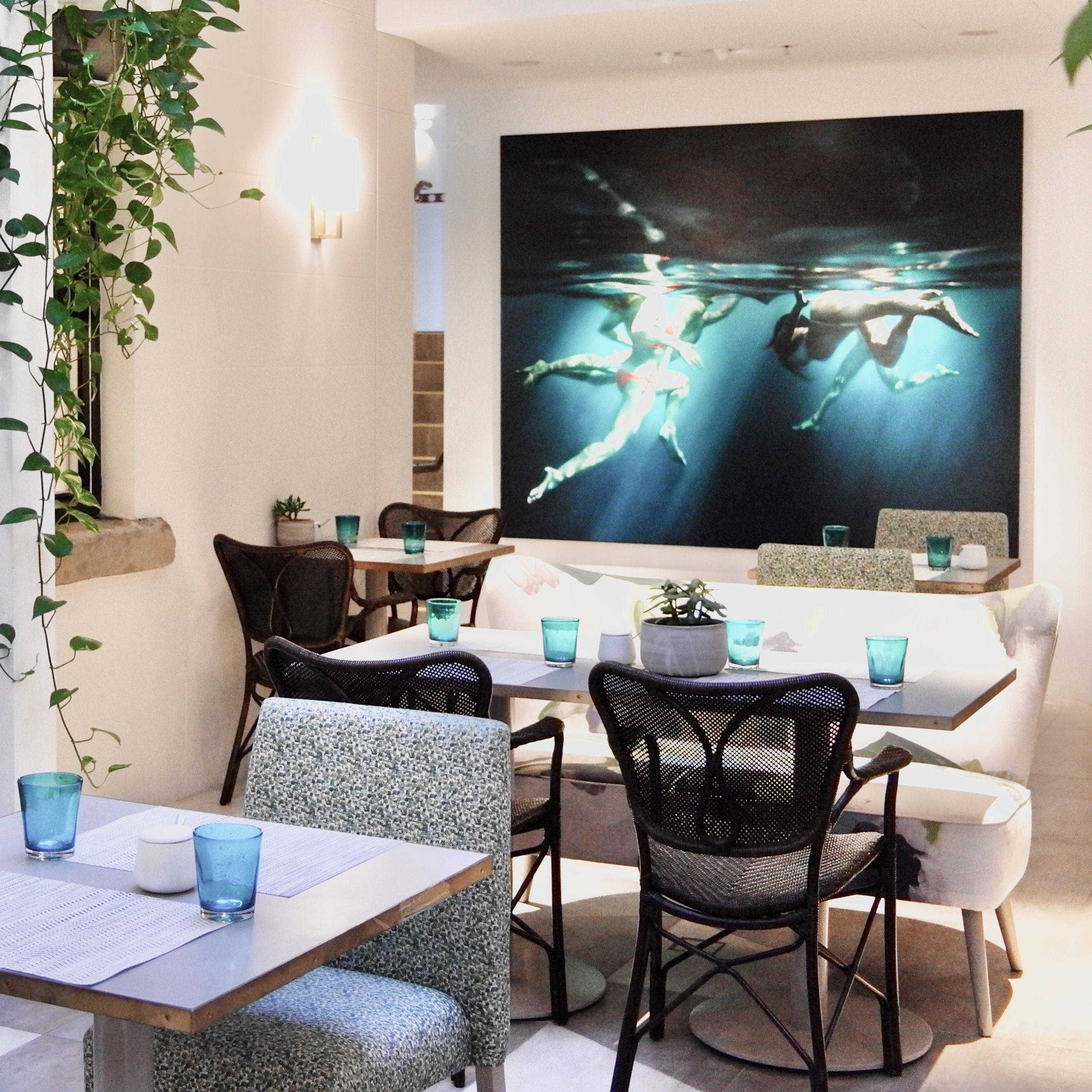 Underwater Cafe Photos, Download The BEST Free Underwater Cafe Stock ...