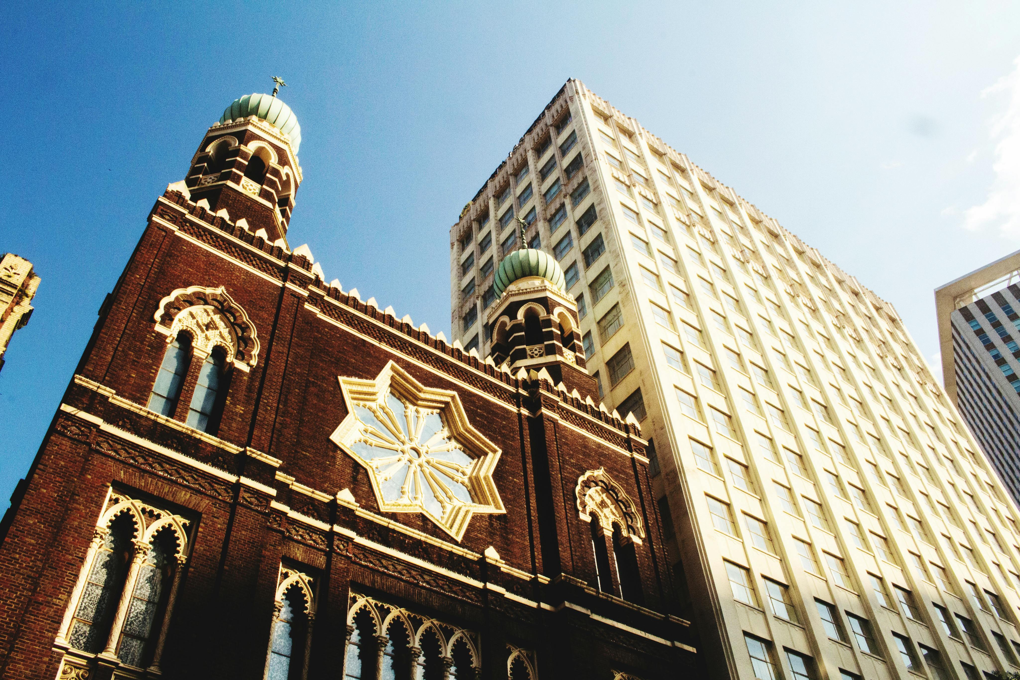 Bright Sky over a Building · Free Stock Photo