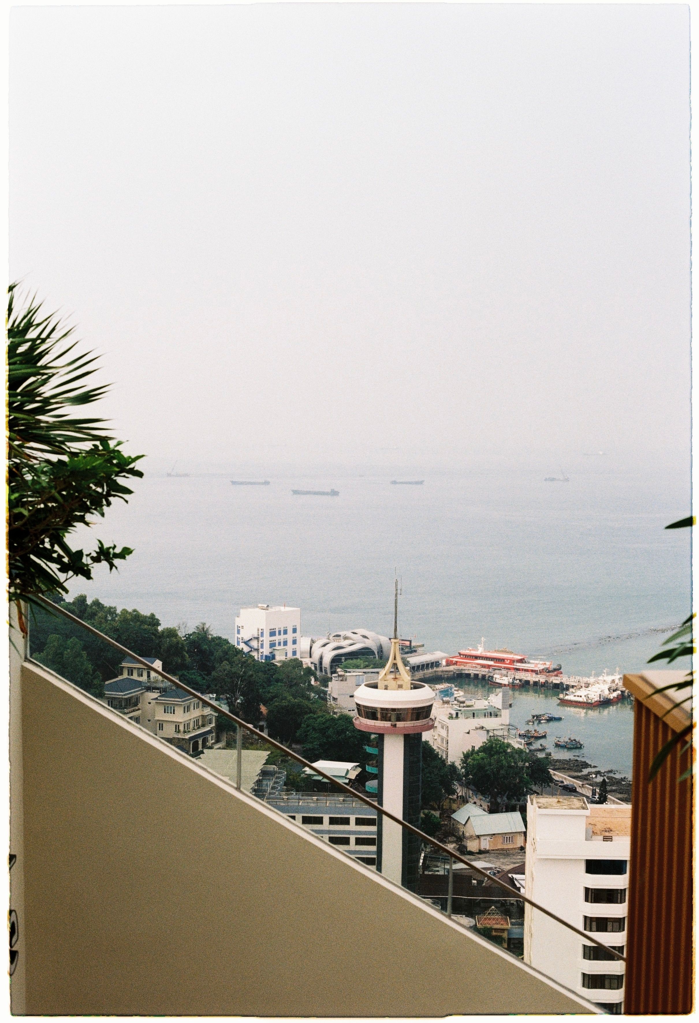Marina Towers Photos, Download The BEST Free Marina Towers Stock Photos ...