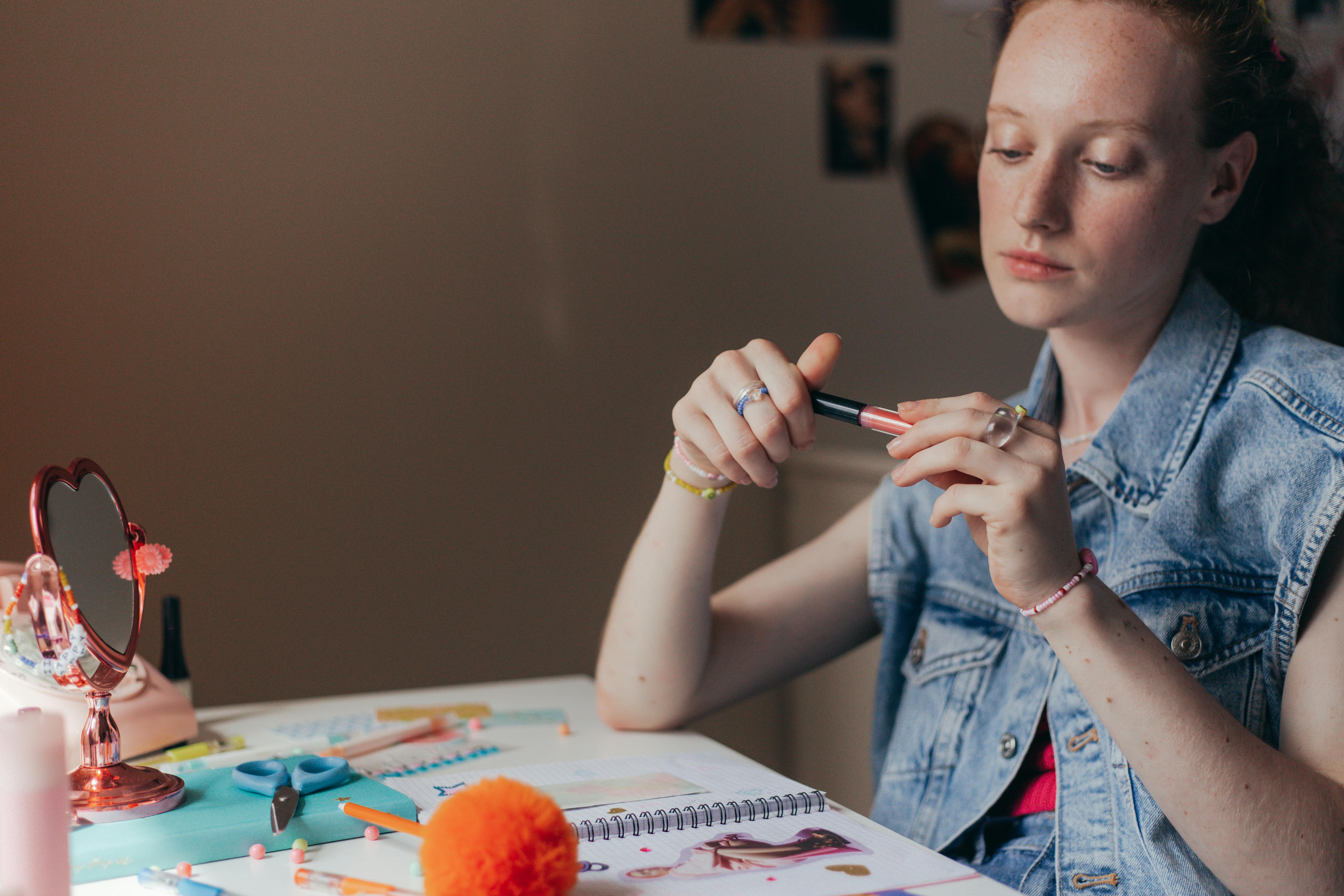 Girl Coding Photos, Download The BEST Free Girl Coding Stock Photos ...