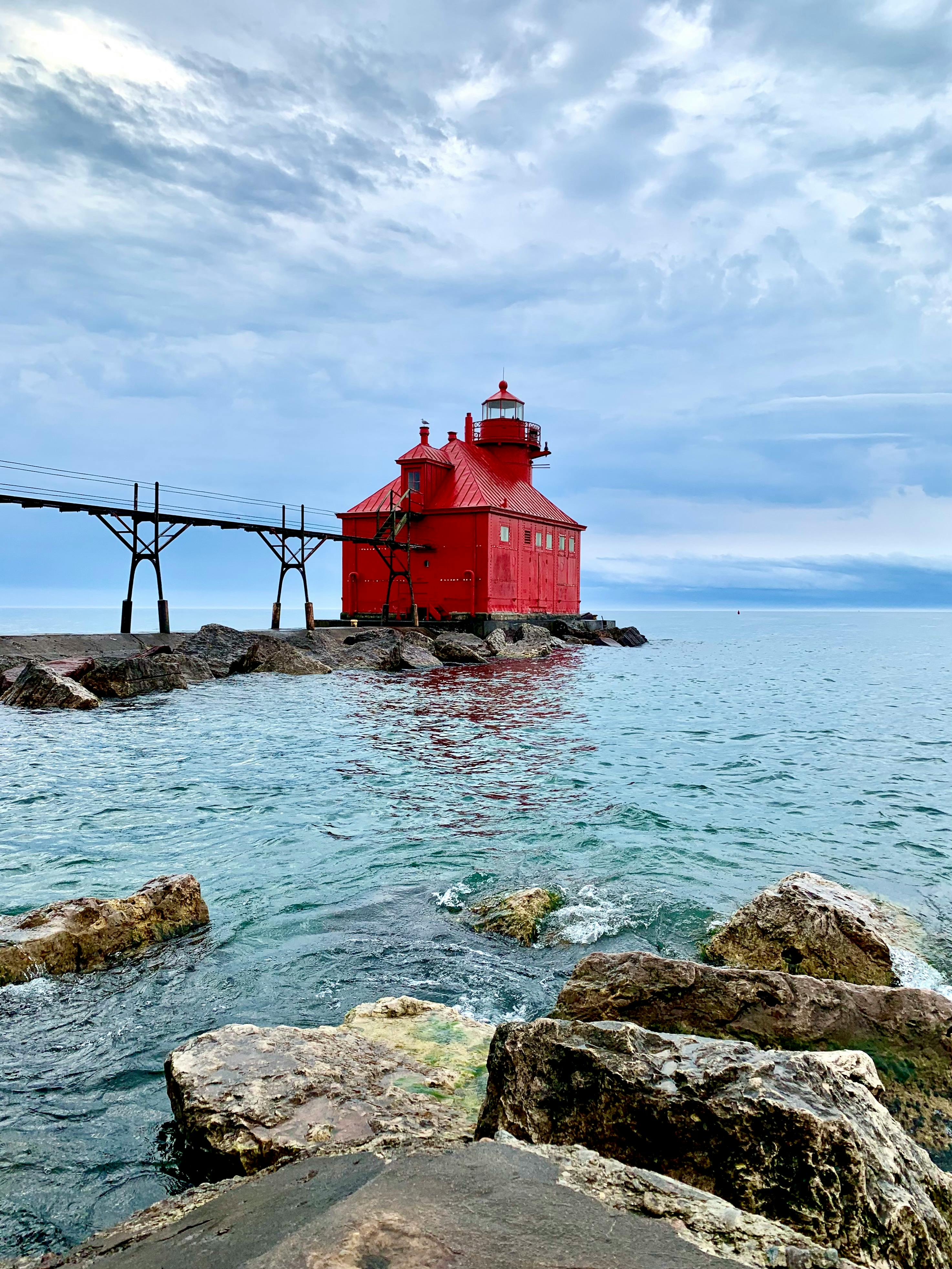 Sturgeon Bay Ship Canal Pierhead Lighthouse · Free Stock Photo