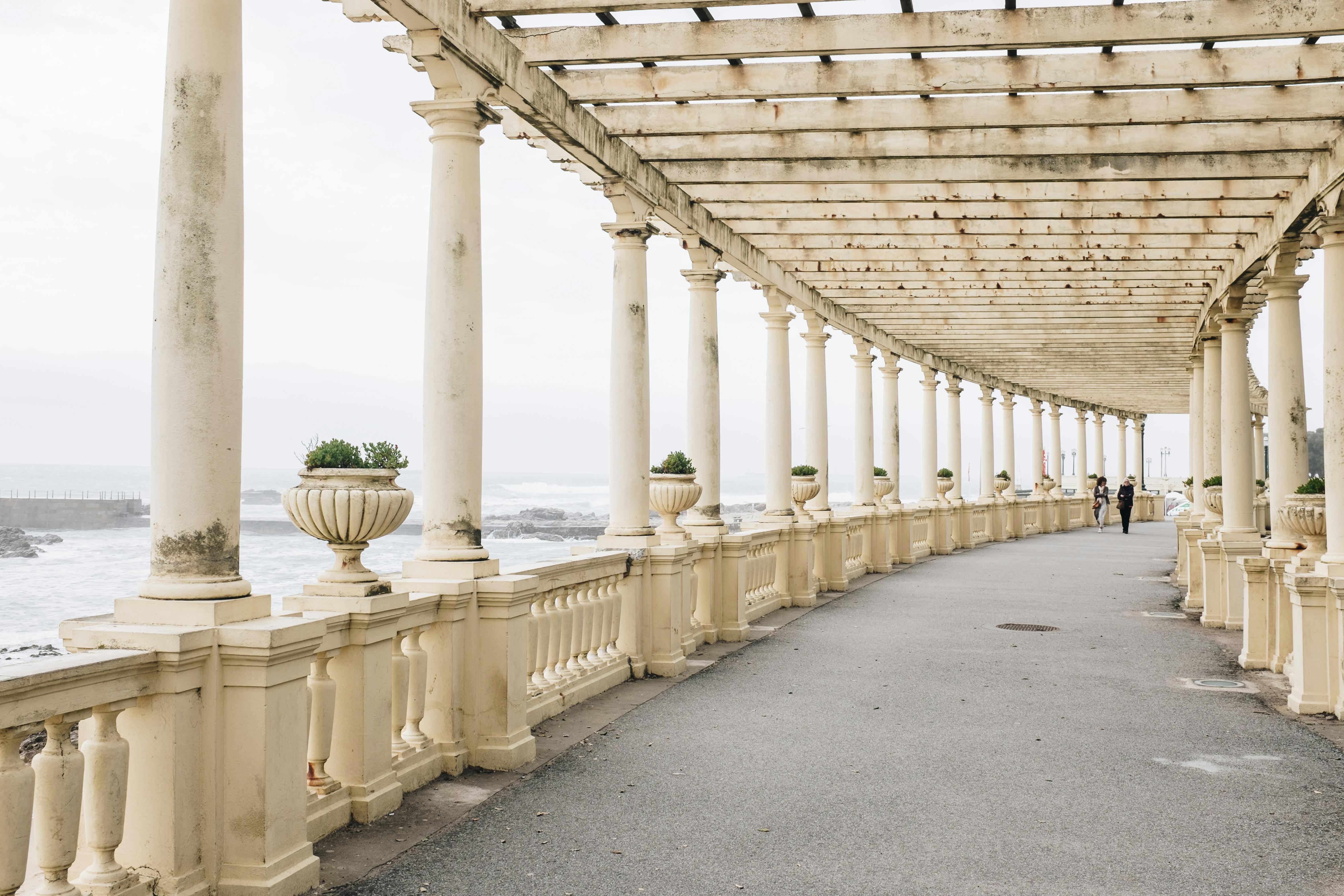 Beige Concrete Bridge Balustrade · Free Stock Photo