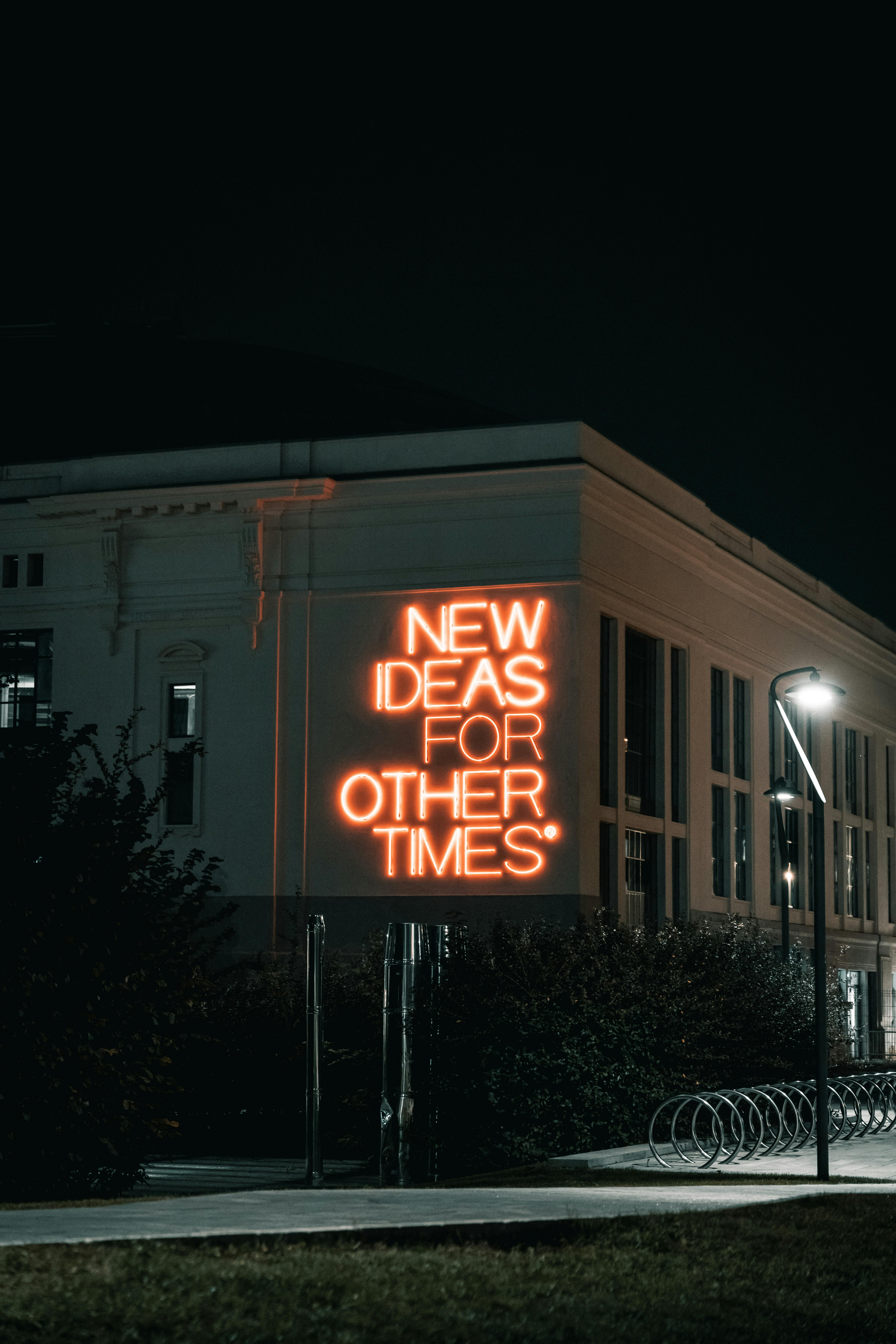 Building with Neon Sign · Free Stock Photo
