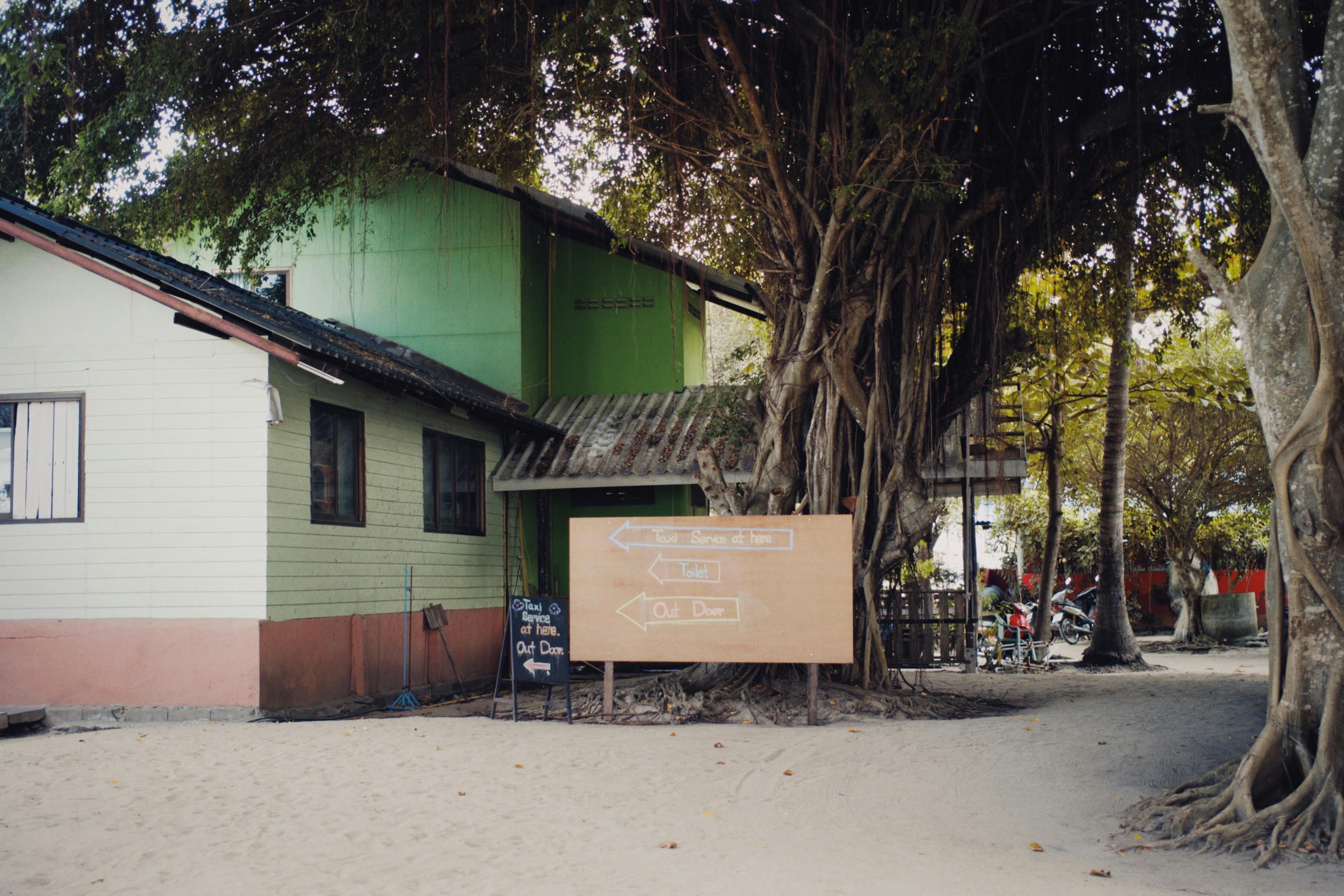 Signage Resort Photos, Download The BEST Free Signage Resort Stock ...