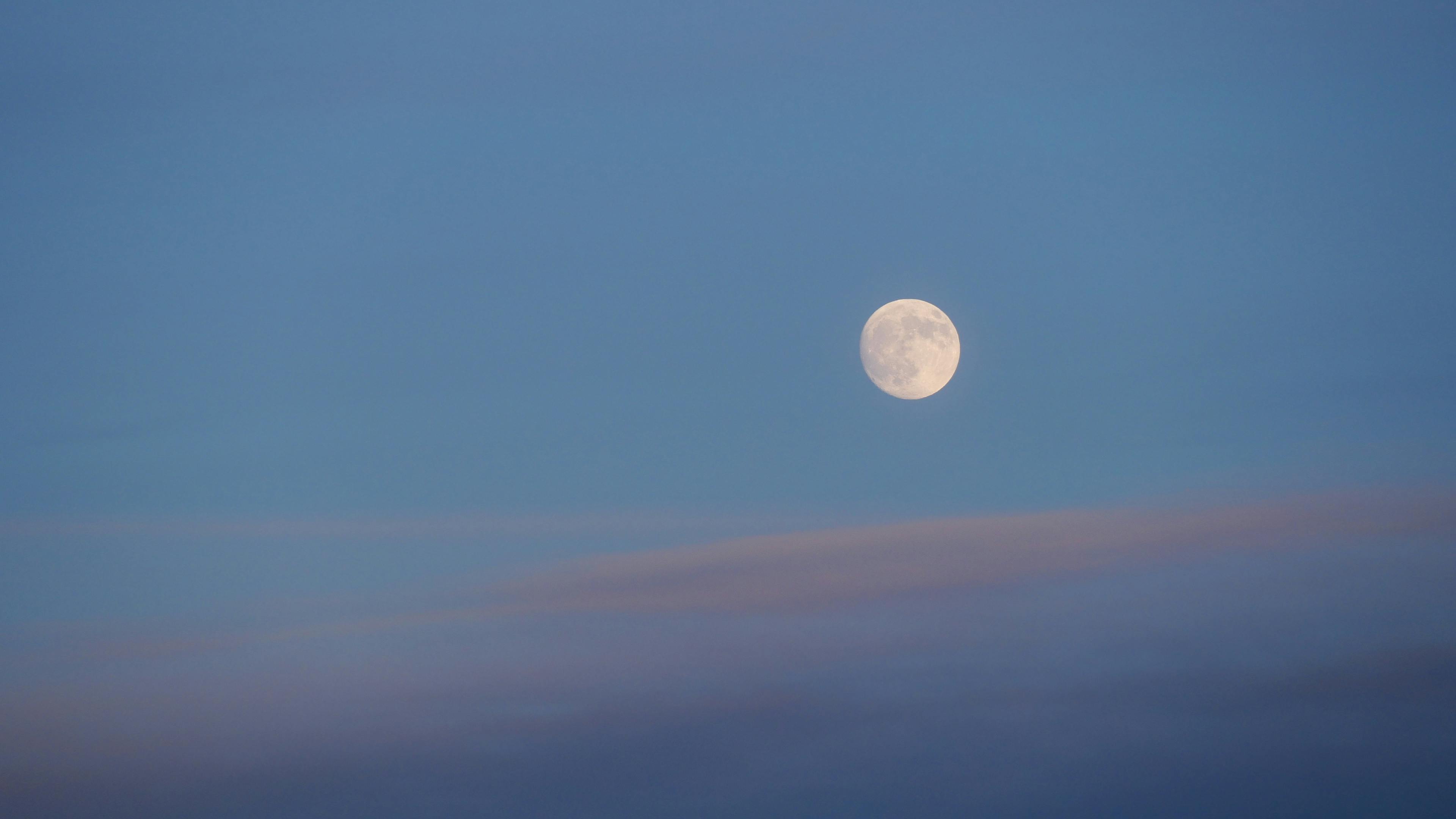 Full Moon in the Blue Sky · Free Stock Photo