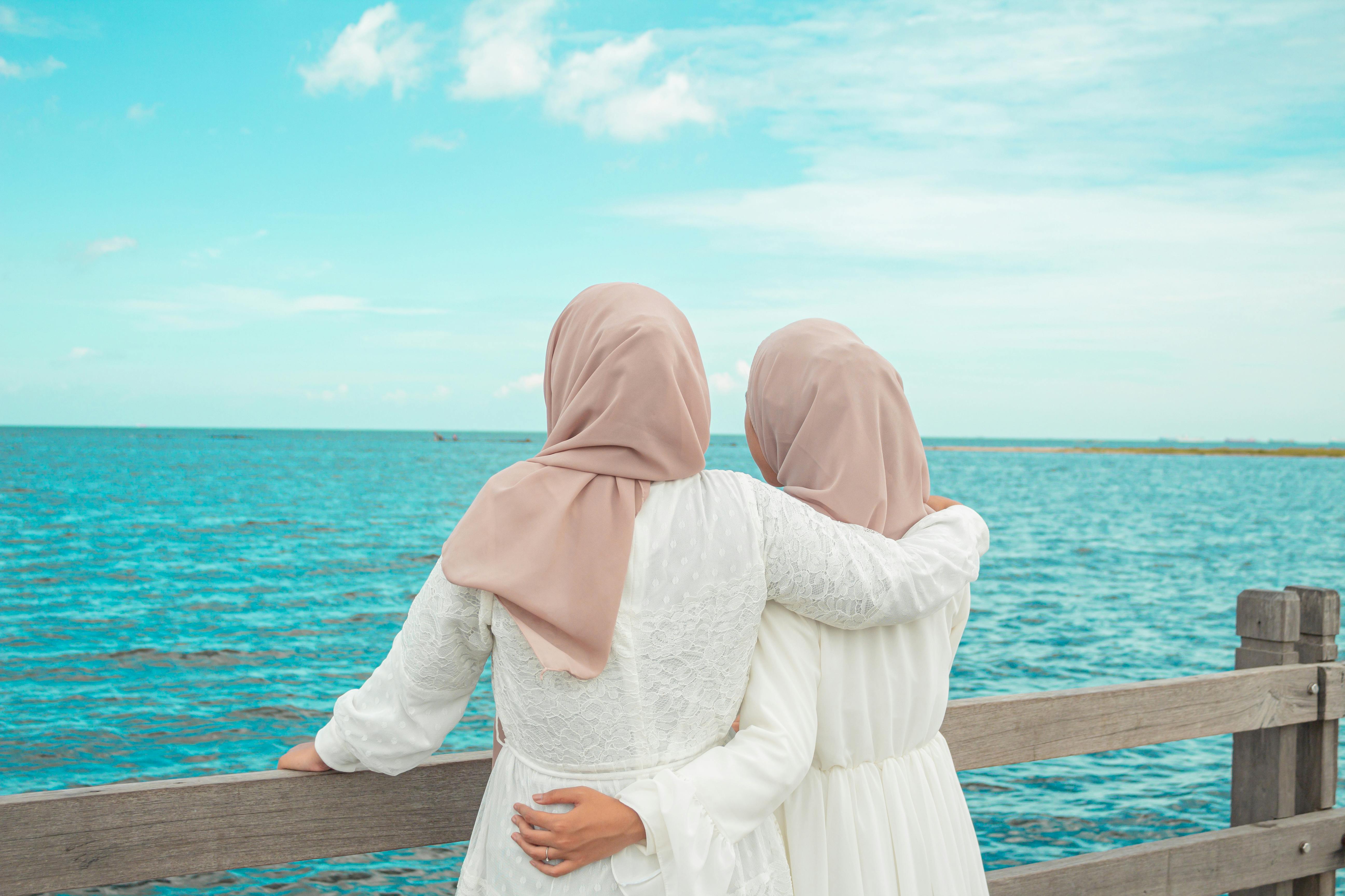 Female Friends wearing Pink Hijabs · Free Stock Photo