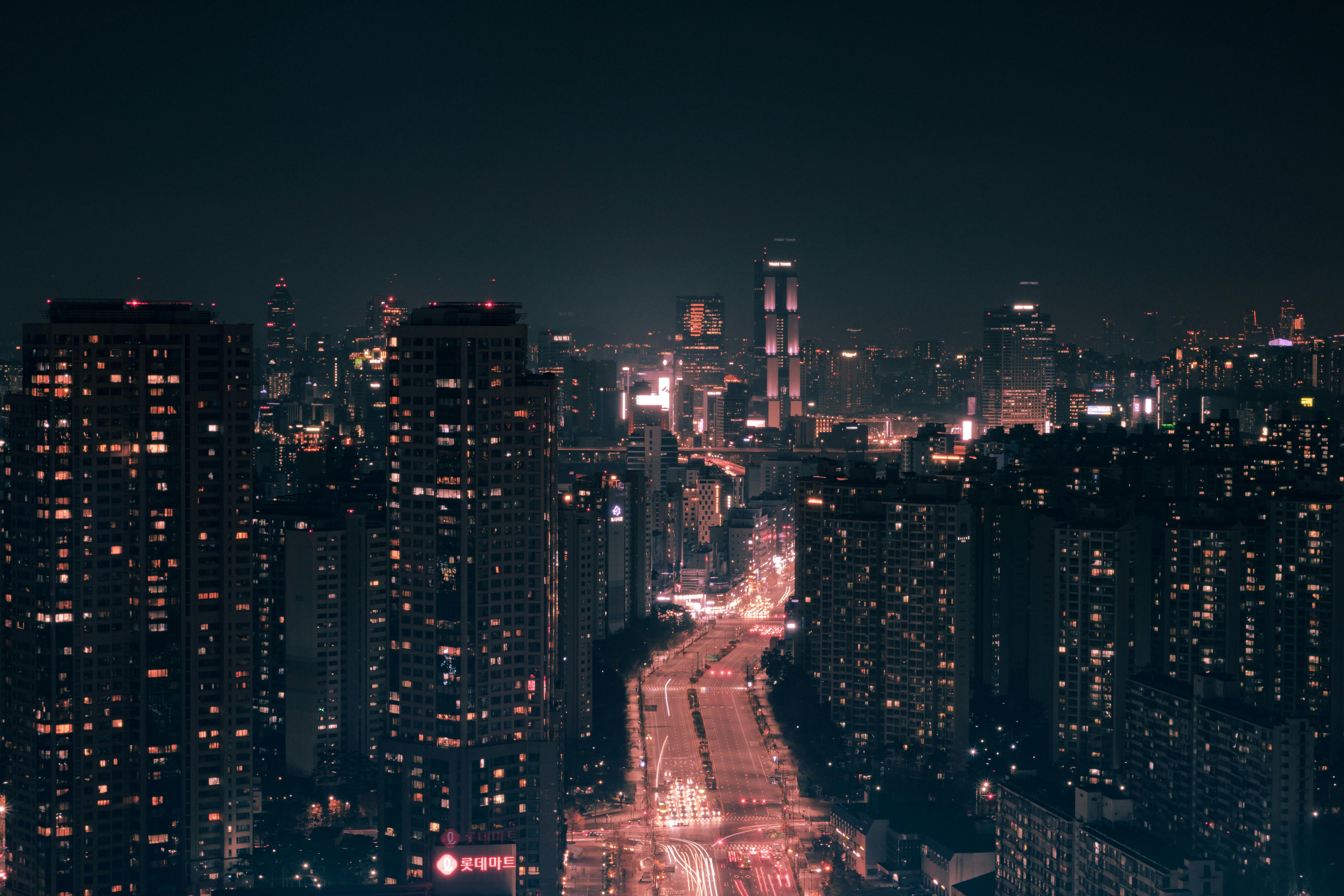 Cityscape at Night · Free Stock Photo