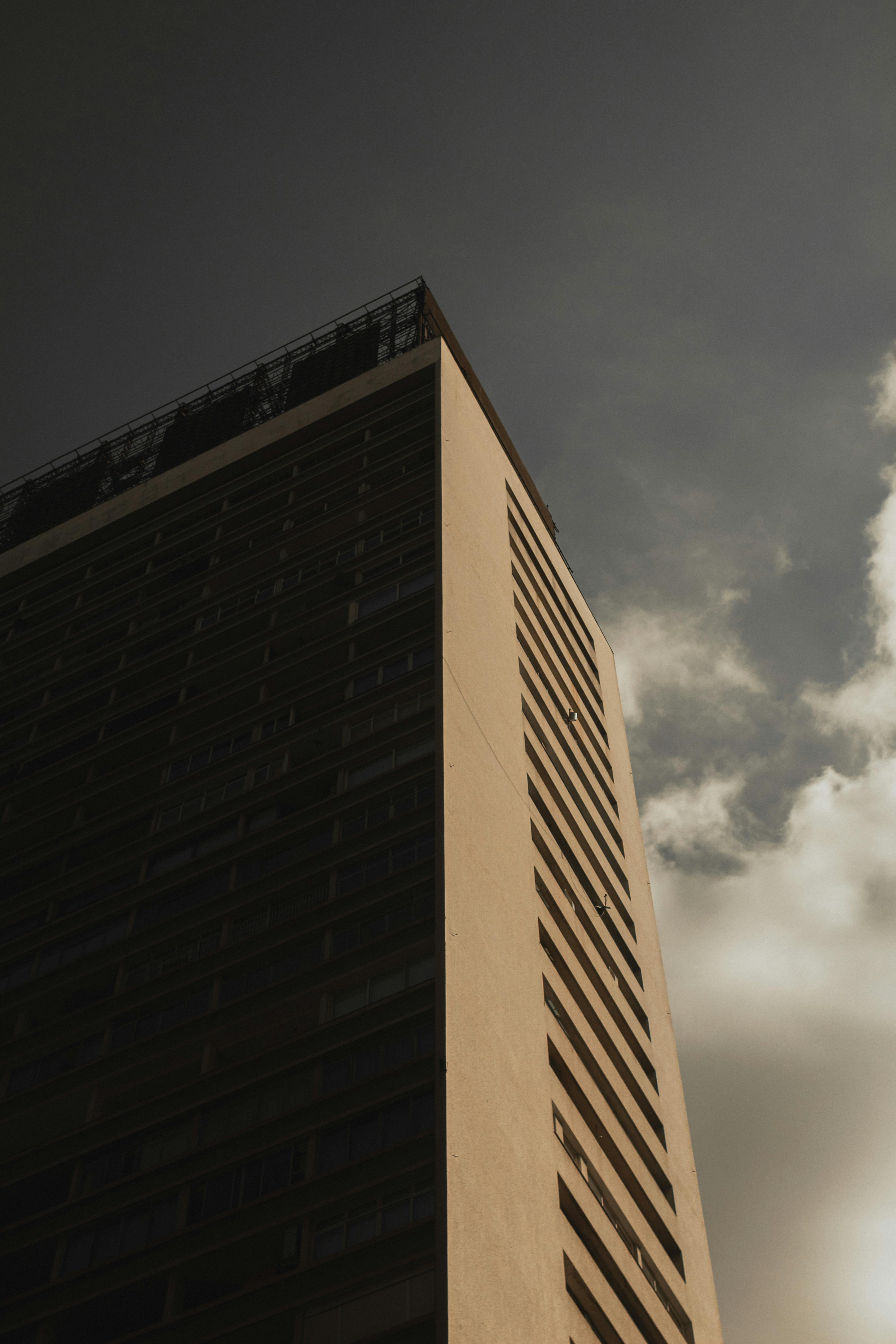 White Buiding · Free Stock Photo