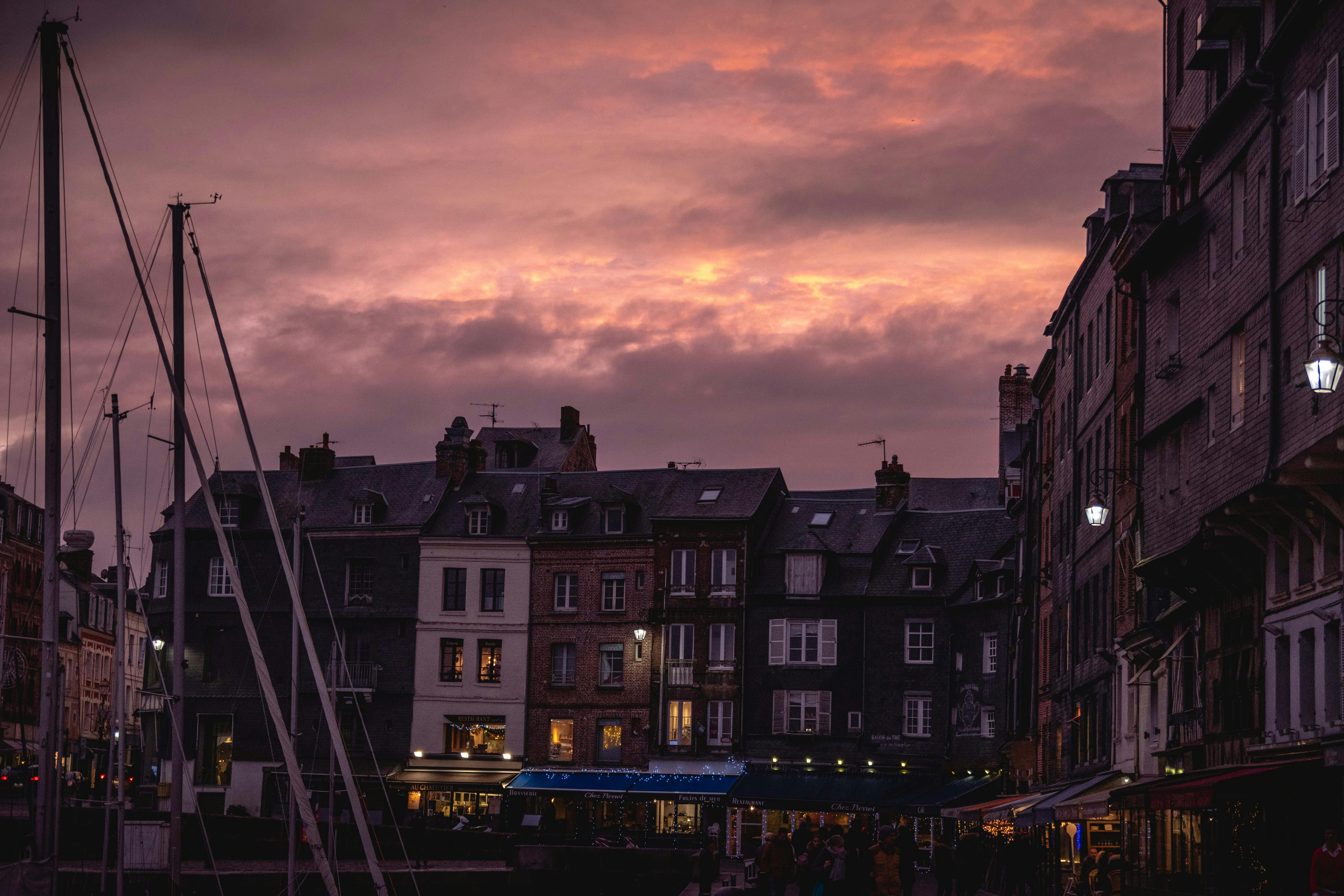 Weekend France 🇫🇷 31 Photos & Videos Collected by Olivier Darny