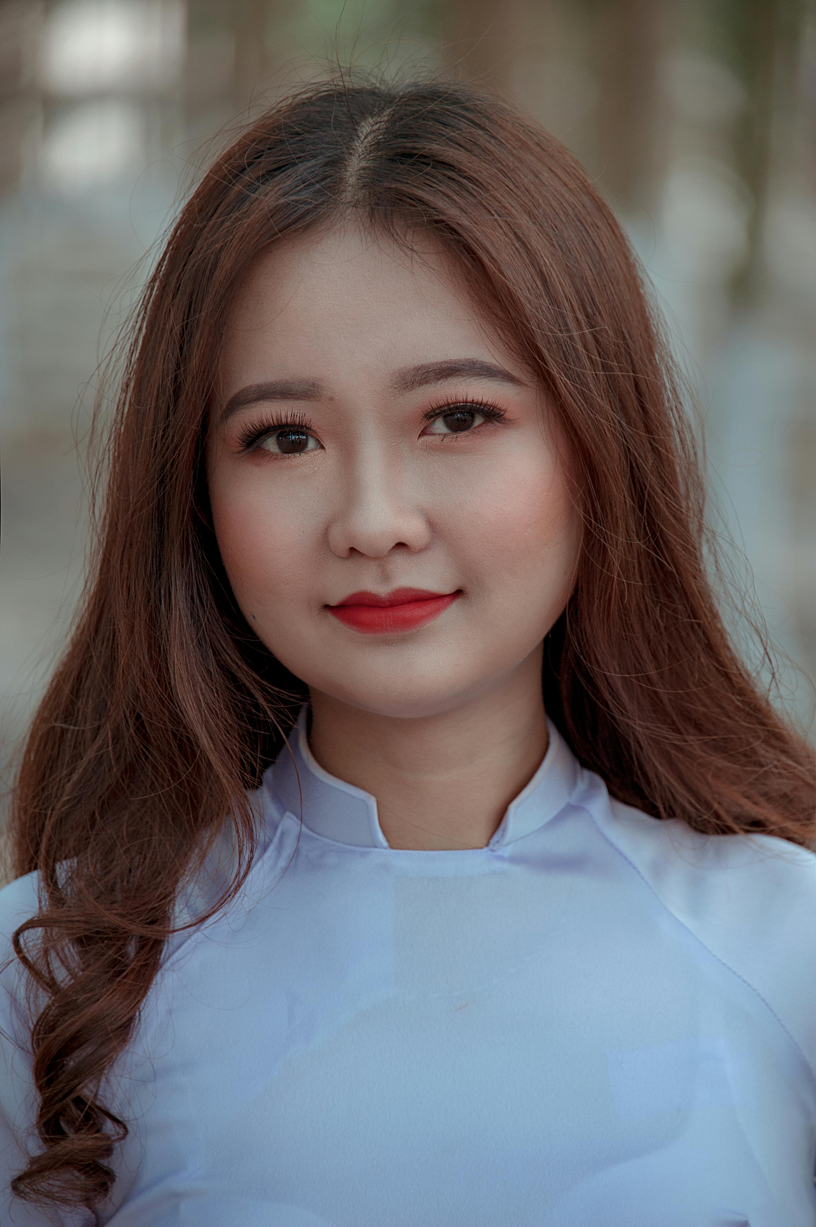 Close-Up Photography of a Woman · Free Stock Photo