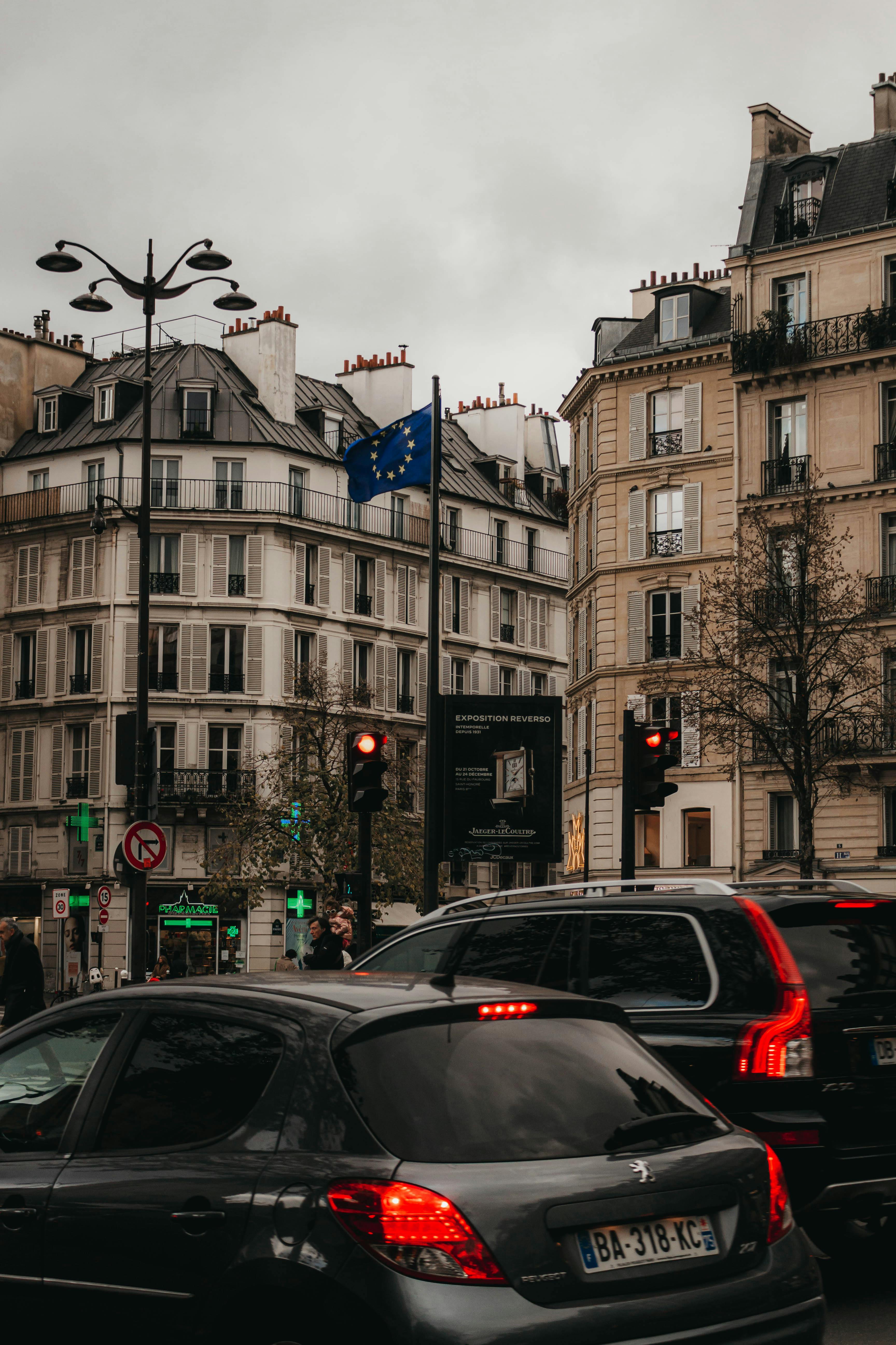 Cars on Street in Paris · Free Stock Photo