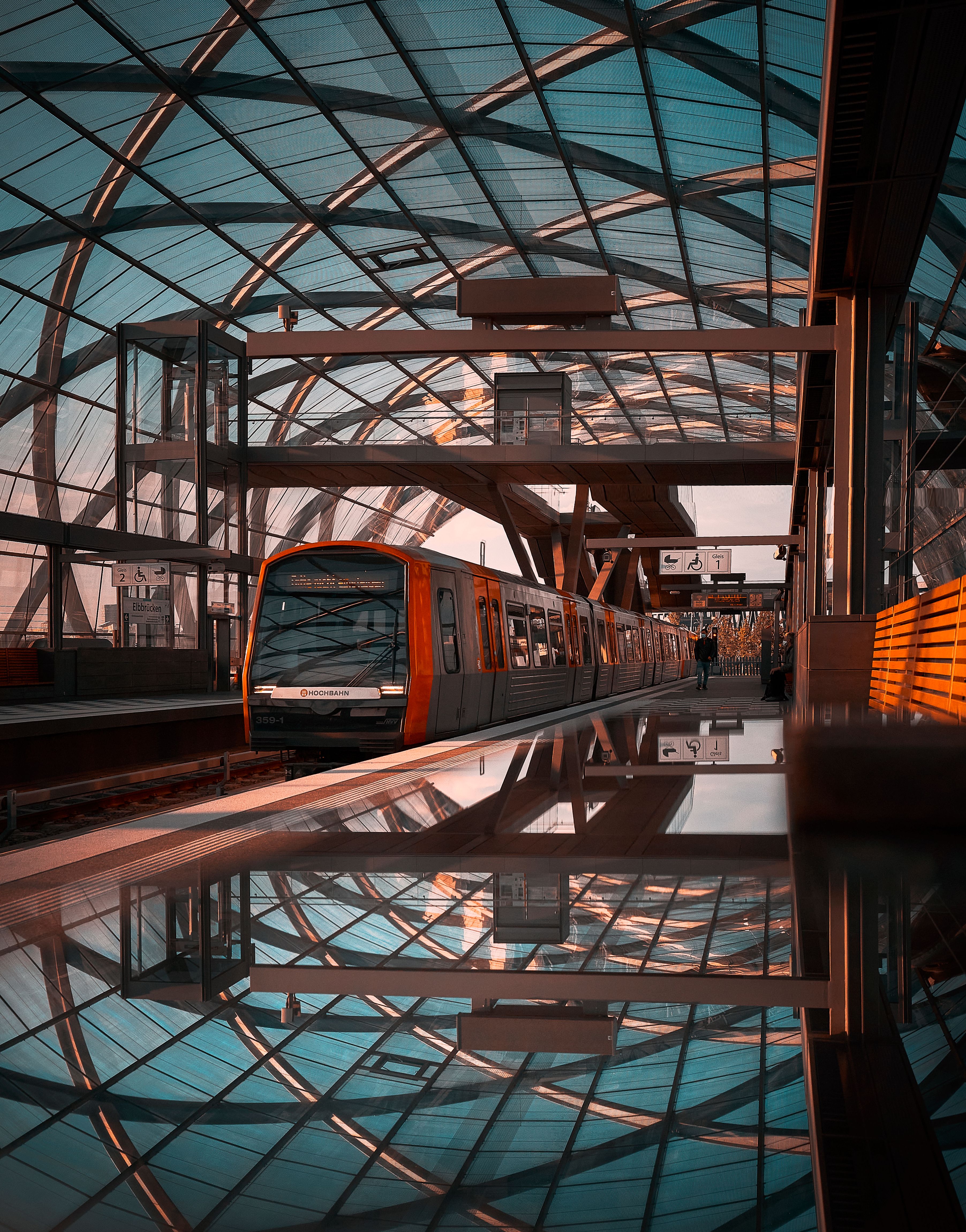 Train on Train Station · Free Stock Photo