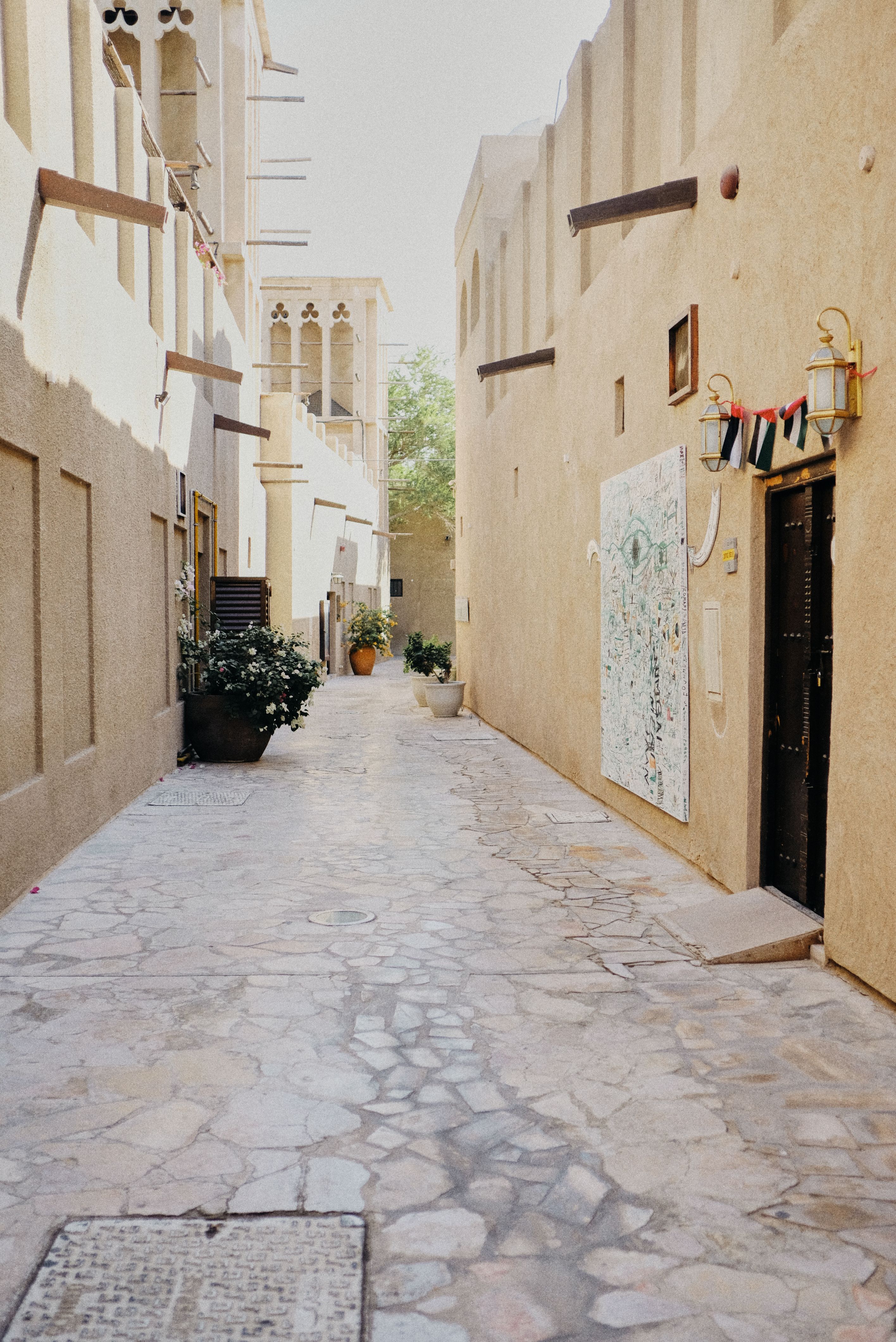 Alleyway between Buildings during Nighttime · Free Stock Photo