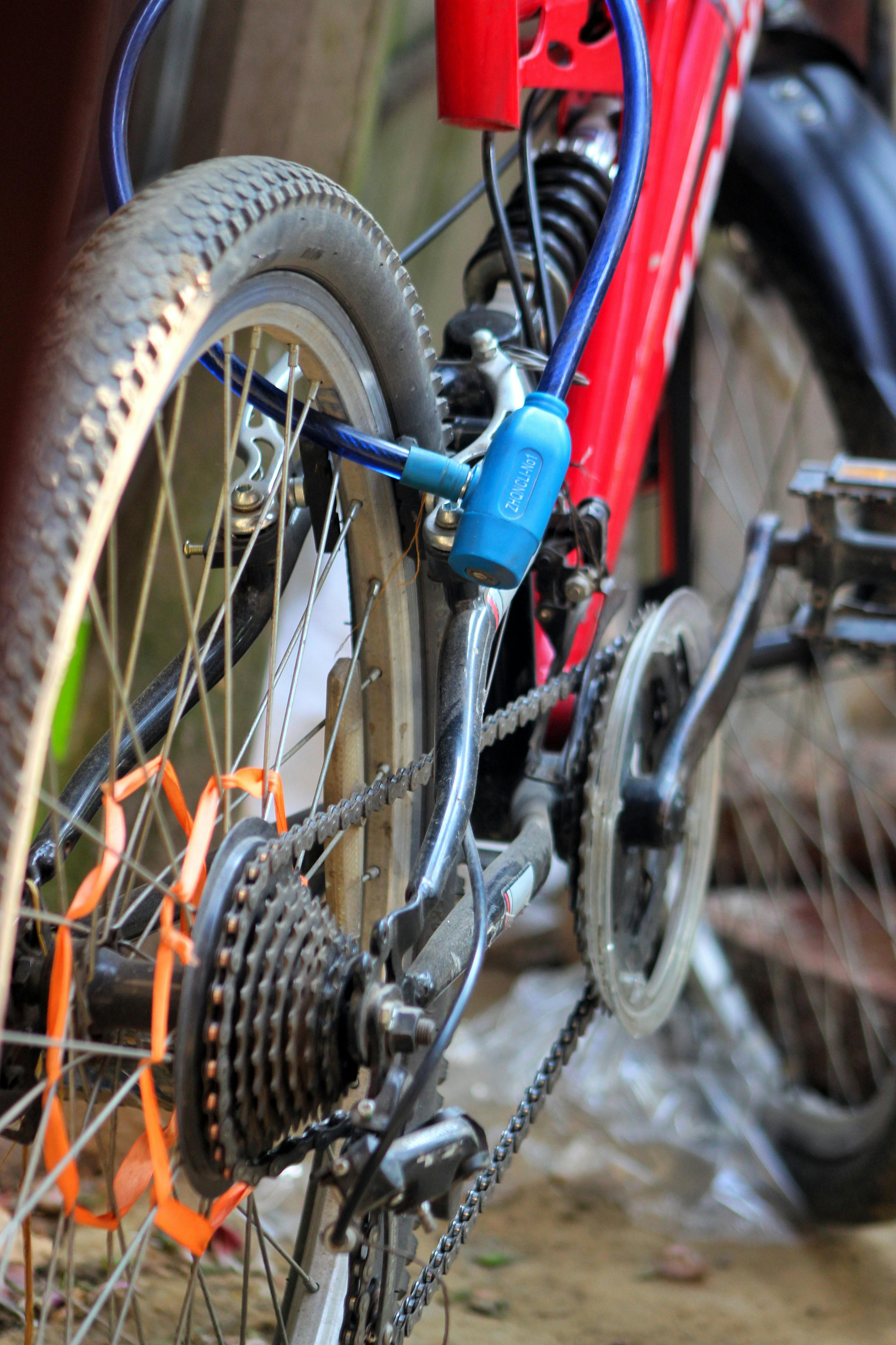Close Up Shot of a Bicycle Wheel · Free Stock Photo