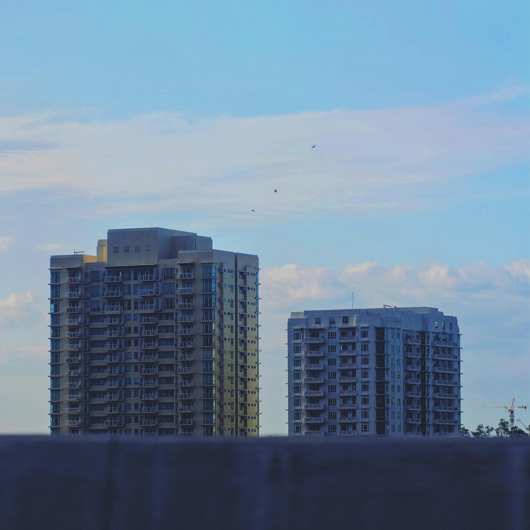 Modern High-Rise Apartment Building · Free Stock Photo