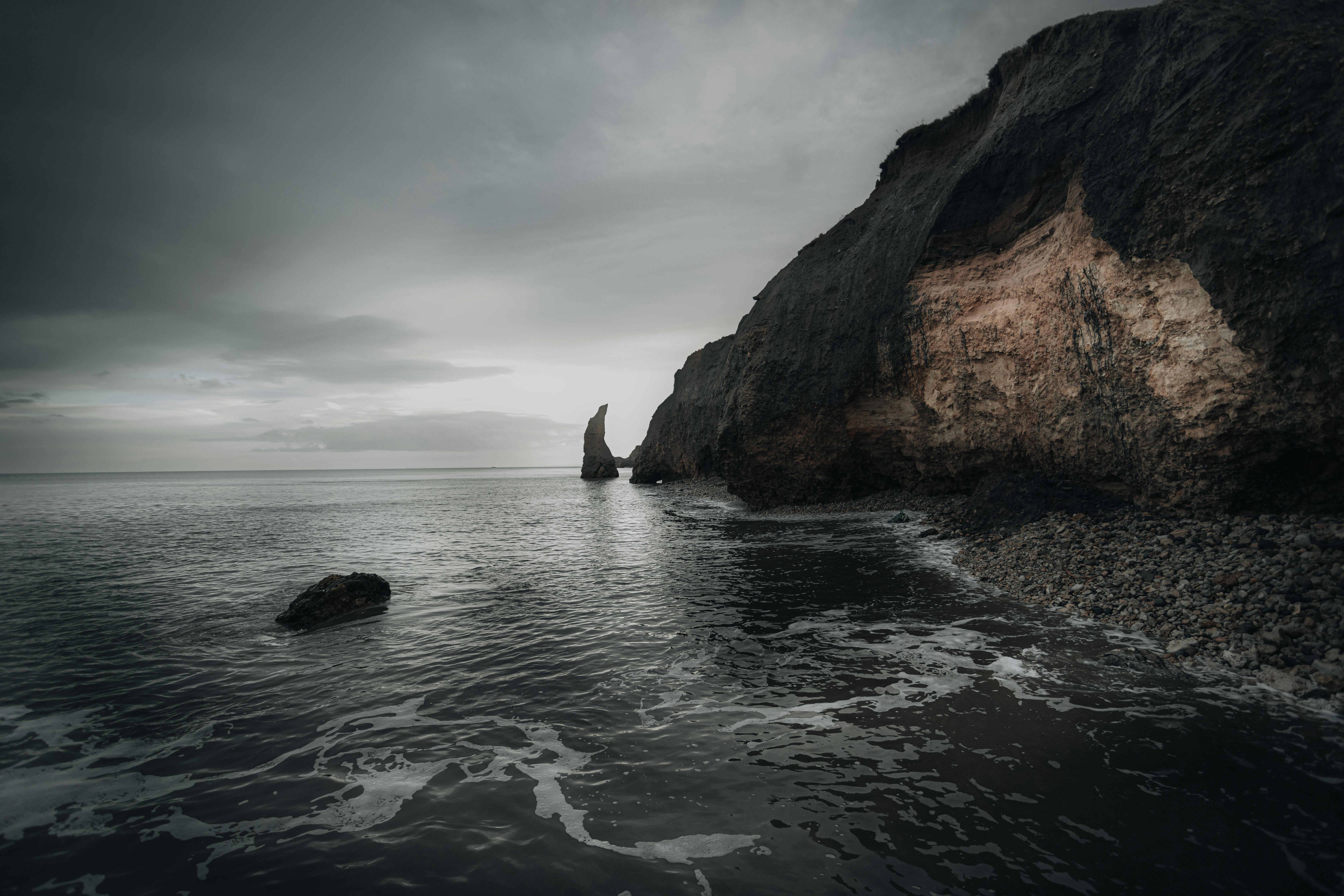 Overcast over Sea Shore · Free Stock Photo