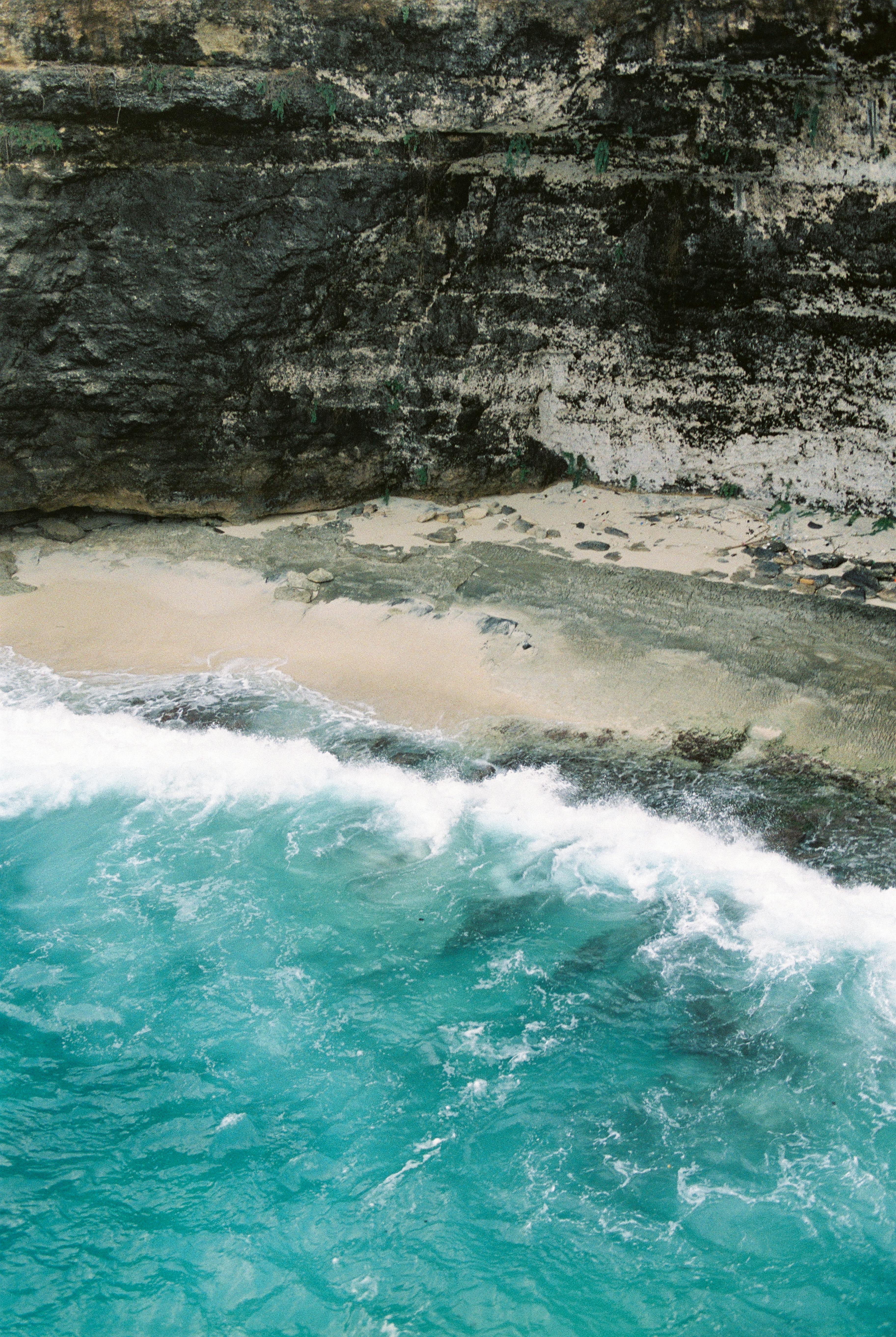 Bay Surrounded by Cliff · Free Stock Photo