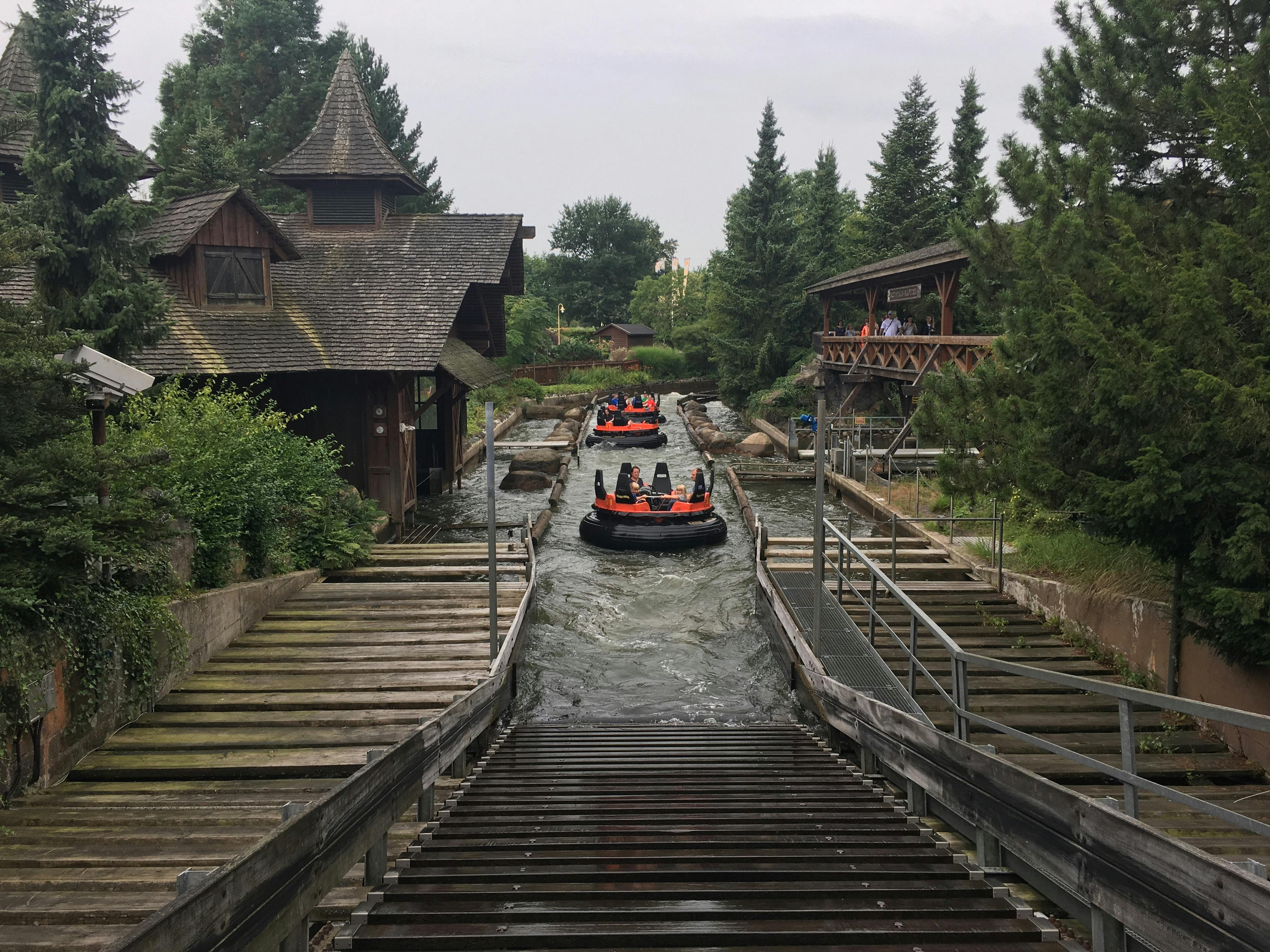 Log Flume Photos, Download The BEST Free Log Flume Stock Photos & HD Images