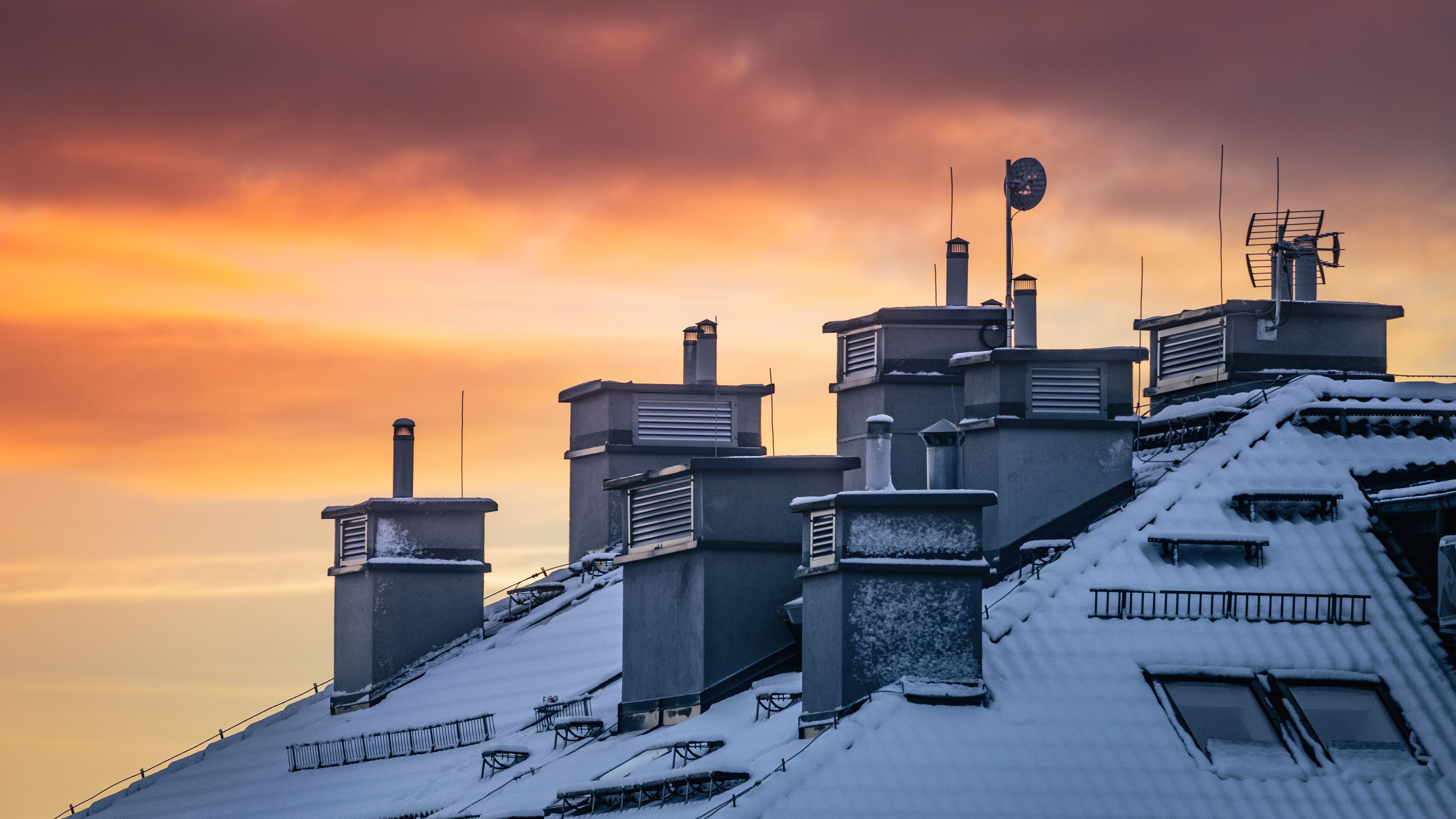 Chimneys on Apartment Building in Winter · Free Stock Photo