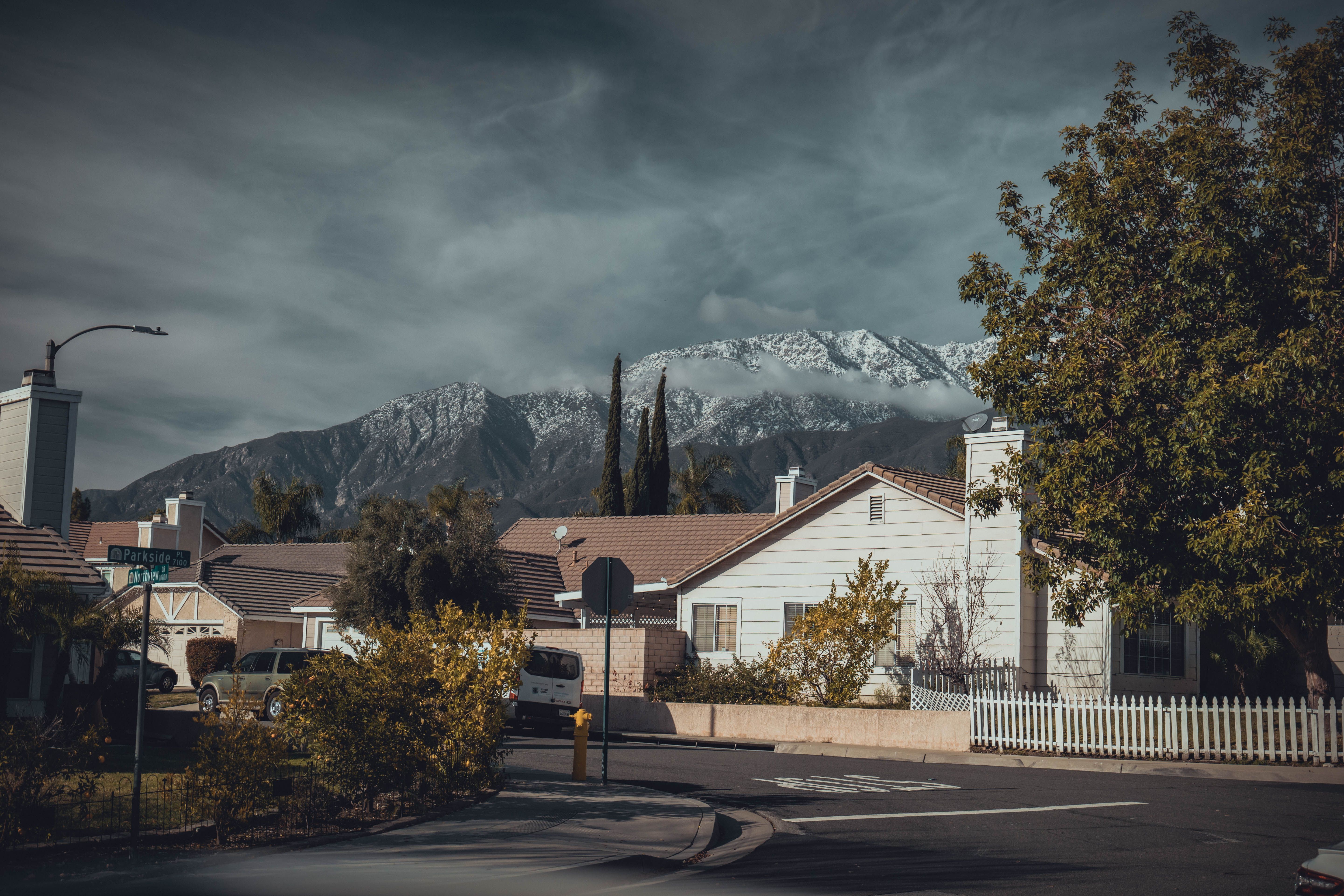 Houses in Town in Mountains Landscape · Free Stock Photo