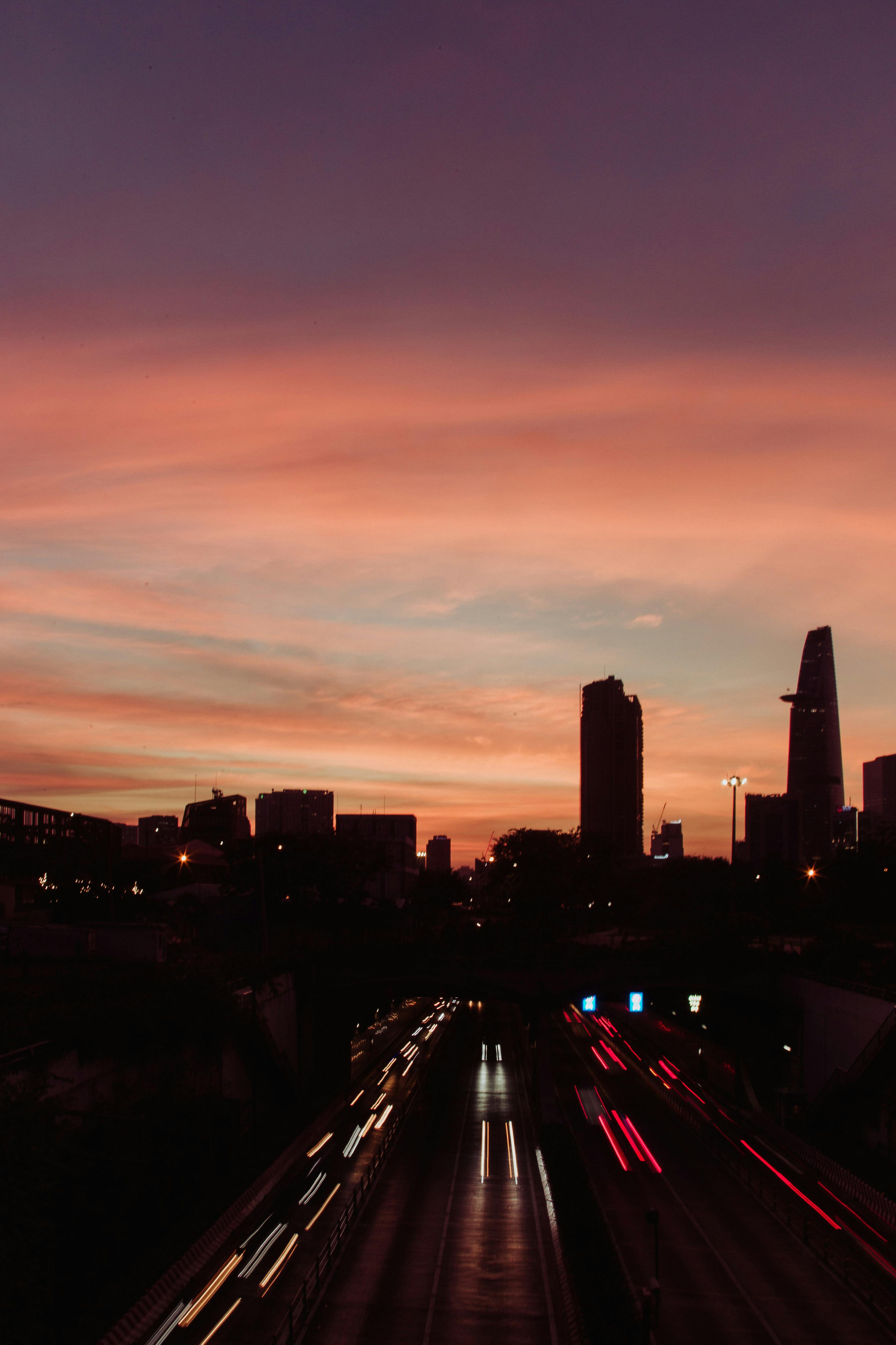 City Skyline during Dusk · Free Stock Photo