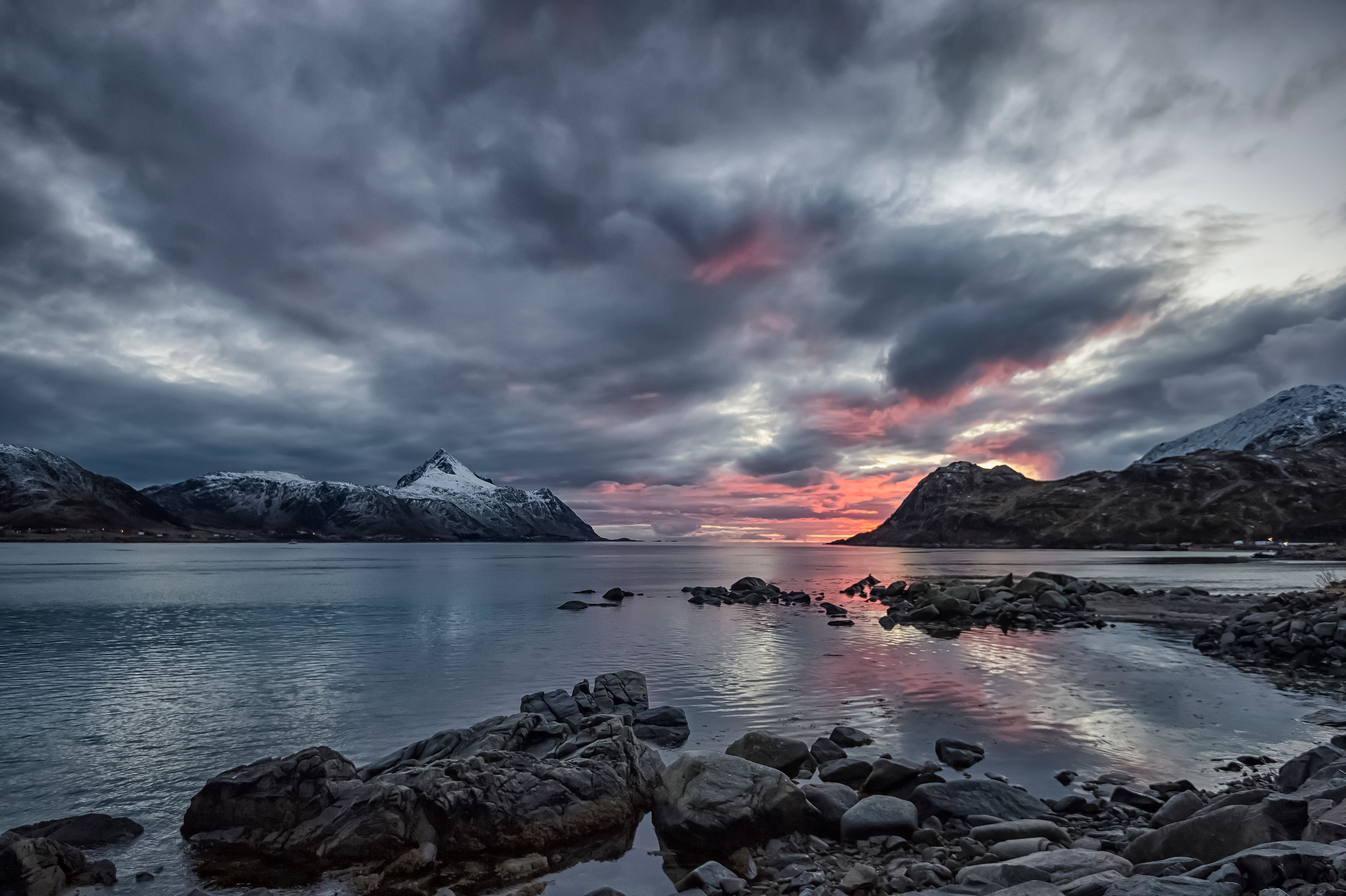 Ocean View Under the Cloudy Sky · Free Stock Photo