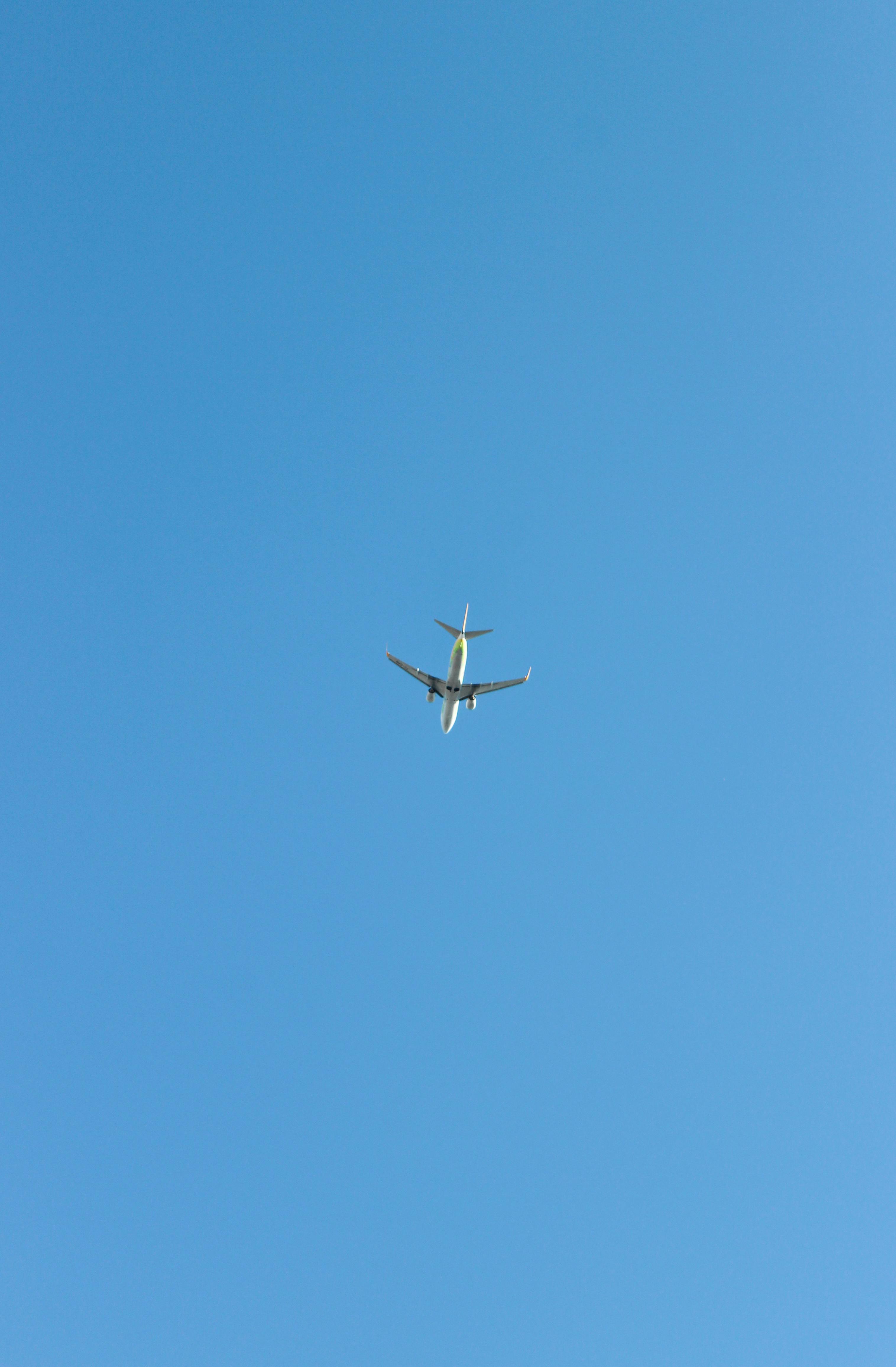 Plane Ascending Upwards Photos, Download The BEST Free Plane Ascending ...