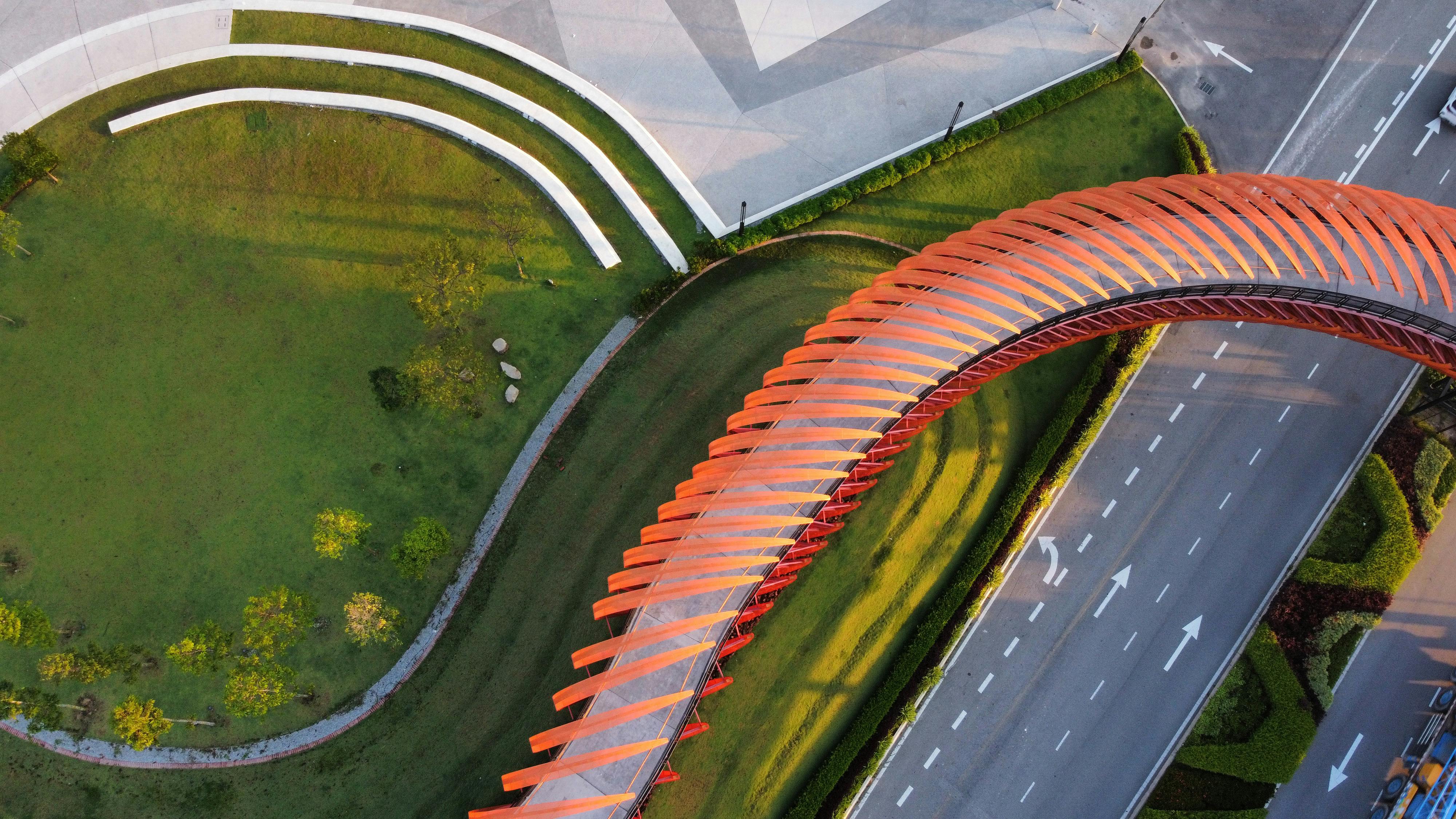 Footbridge over Street · Free Stock Photo