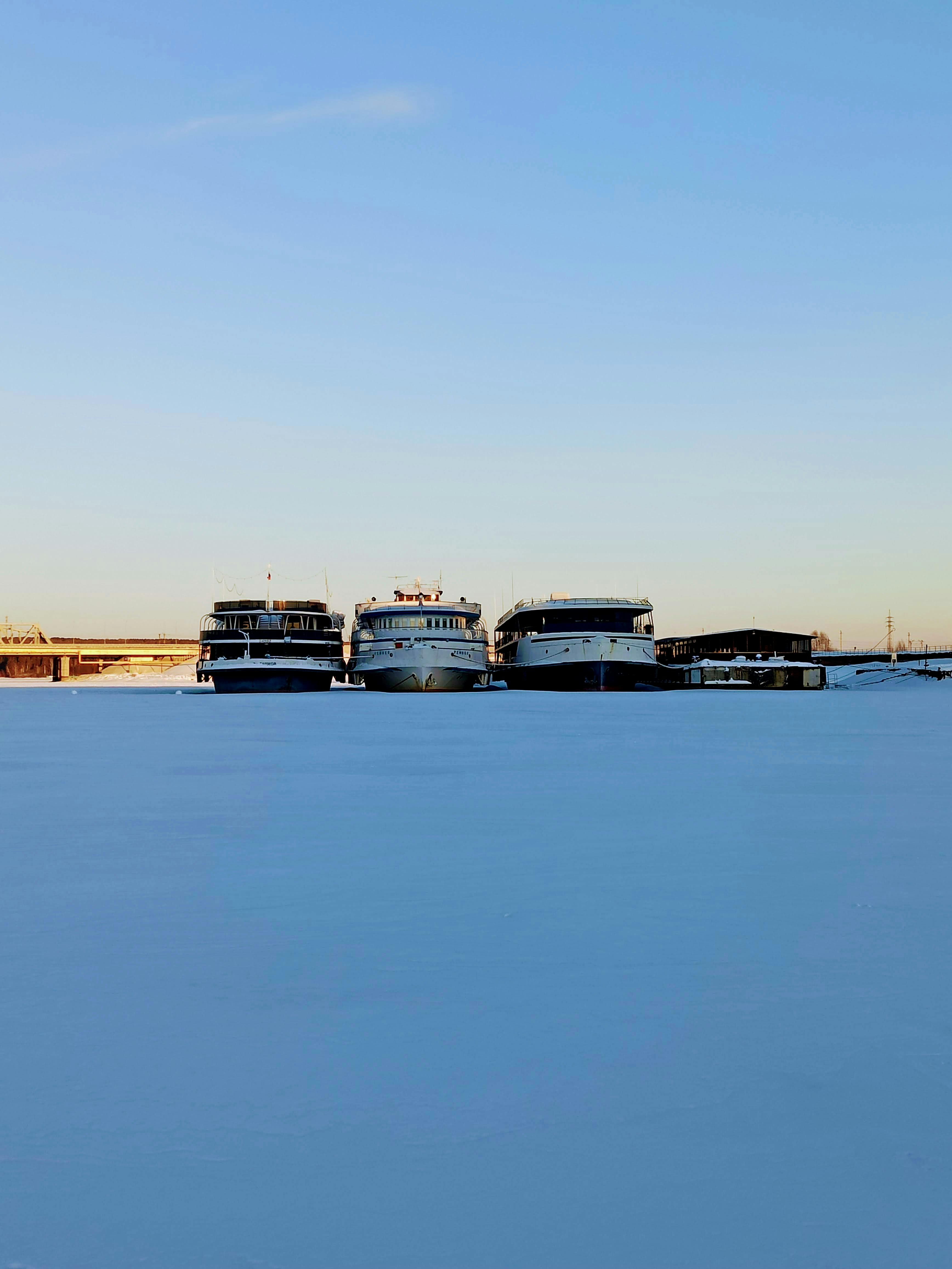 Frozen Ship Photos, Download The BEST Free Frozen Ship Stock Photos ...