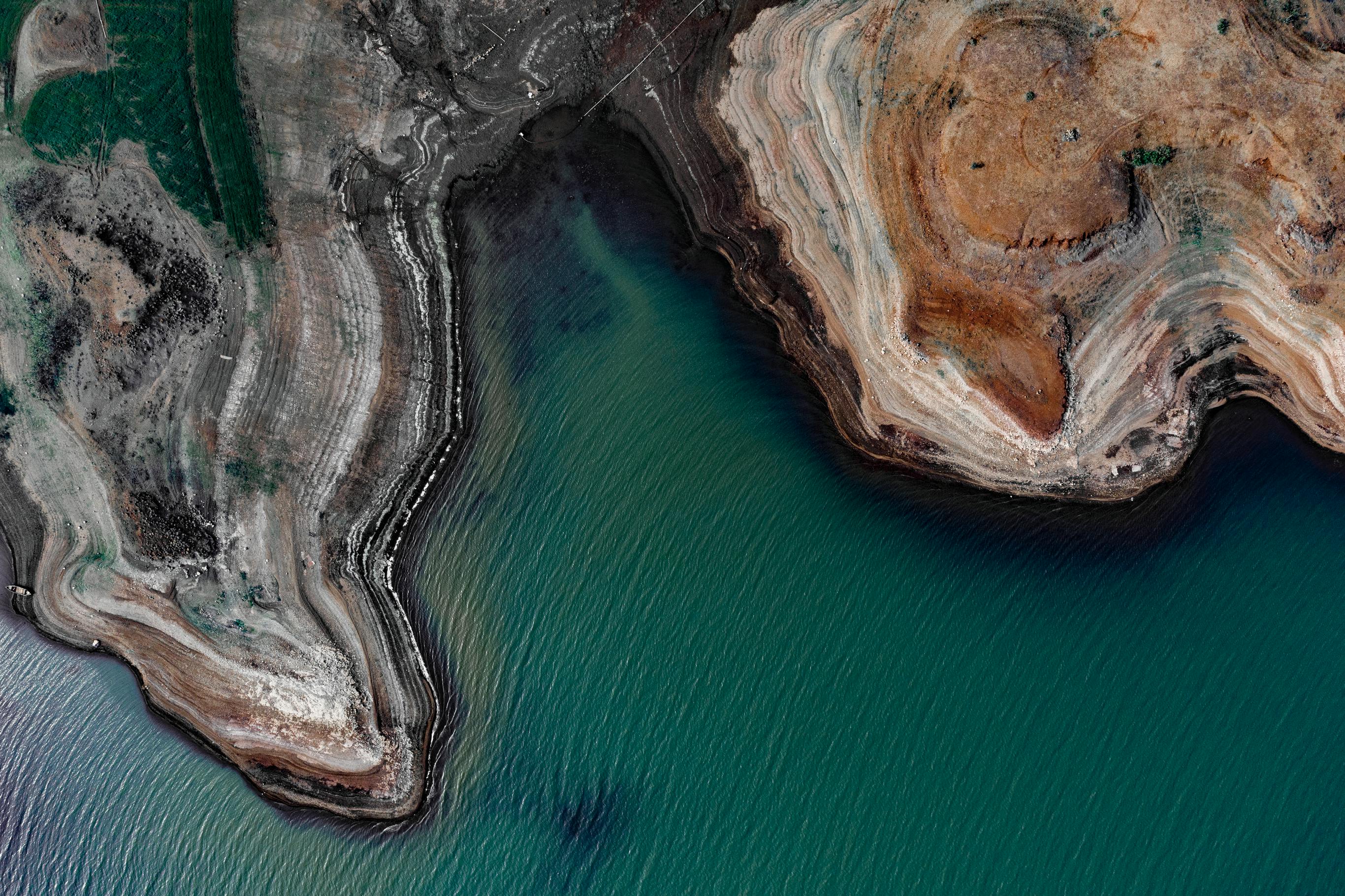 Shoreline Seen from Above · Free Stock Photo