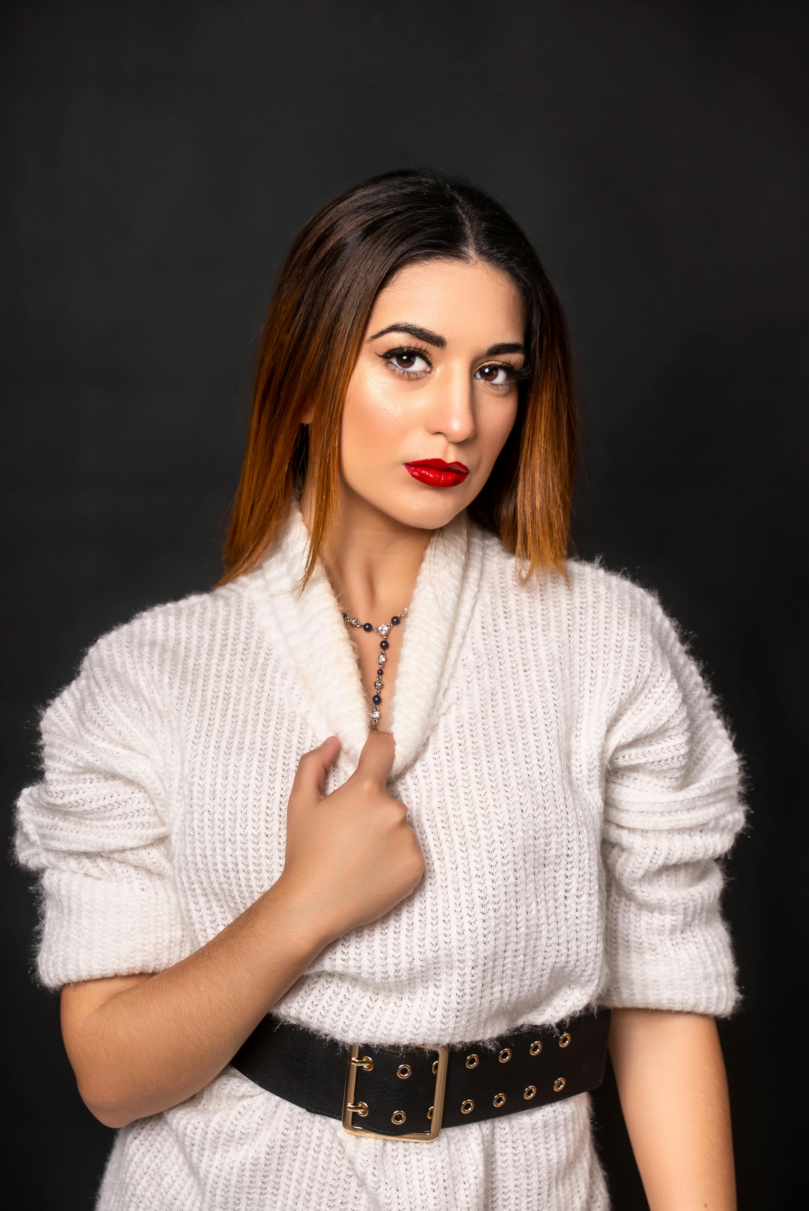 Beautiful Women Wearing Crop Tops and Denim Shorts · Free Stock Photo