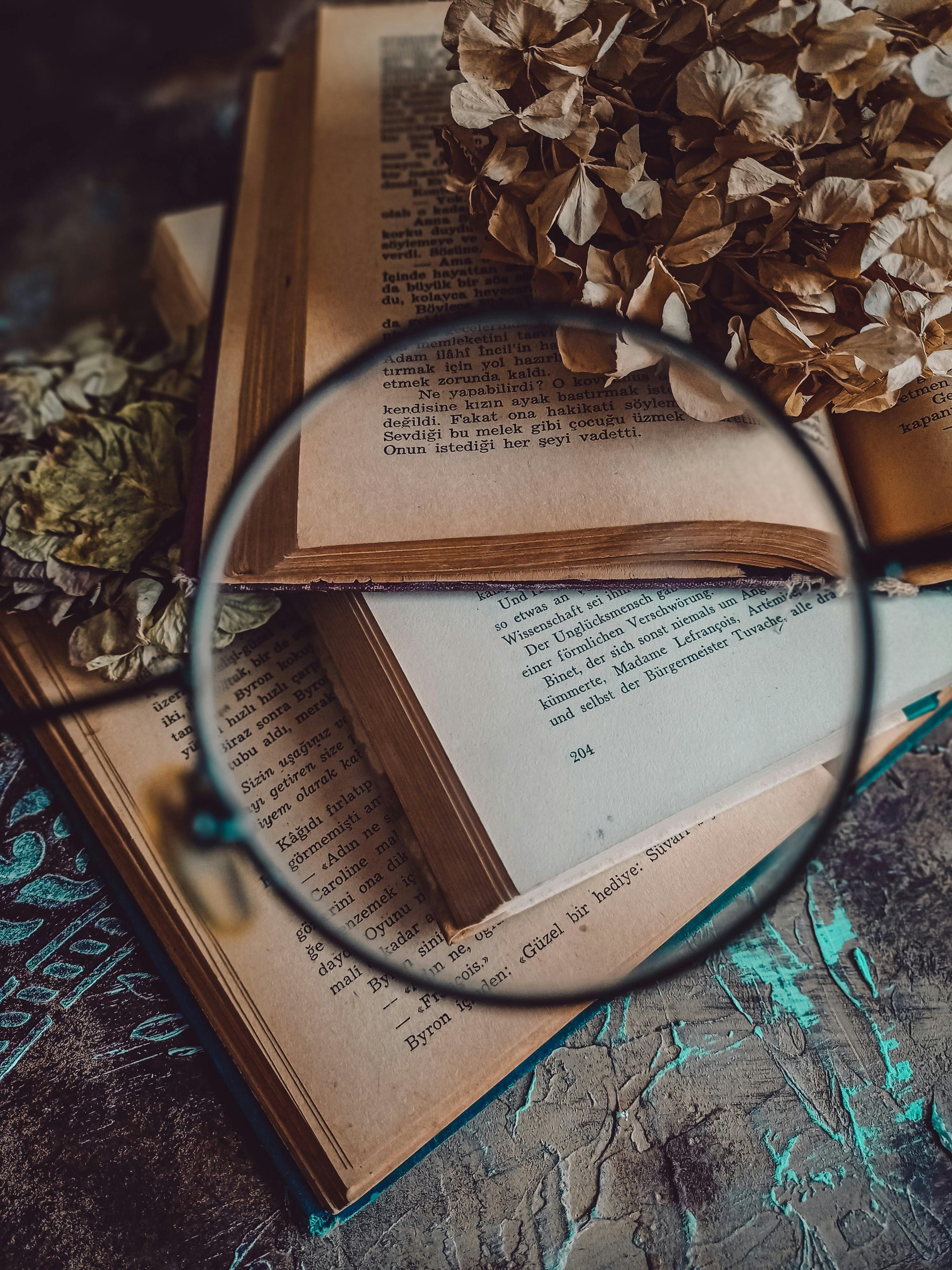 Old Paper Calendar · Free Stock Photo