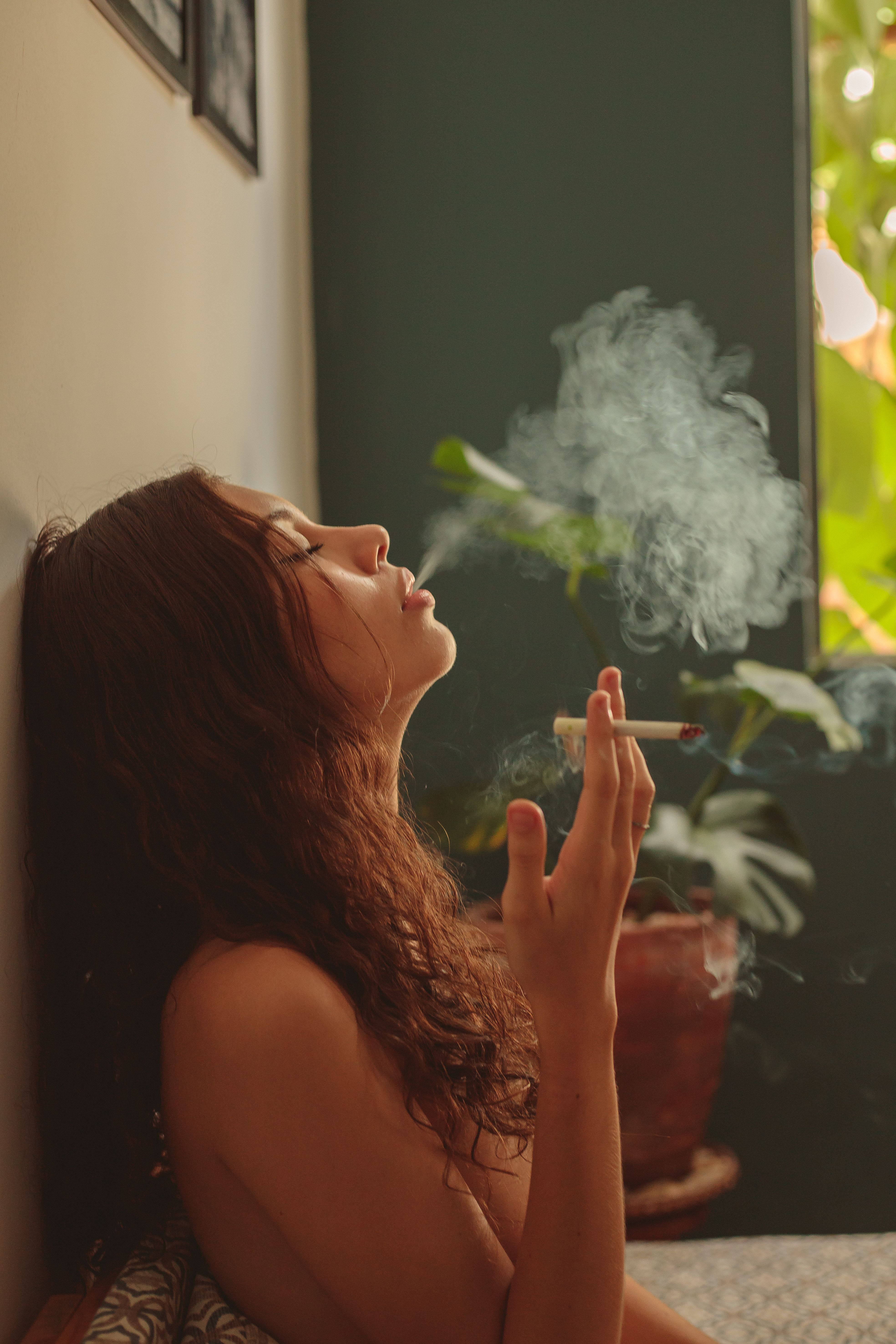 Emily+Paige+Smoking Photos, Download The BEST Free Emily+Paige+Smoking ...