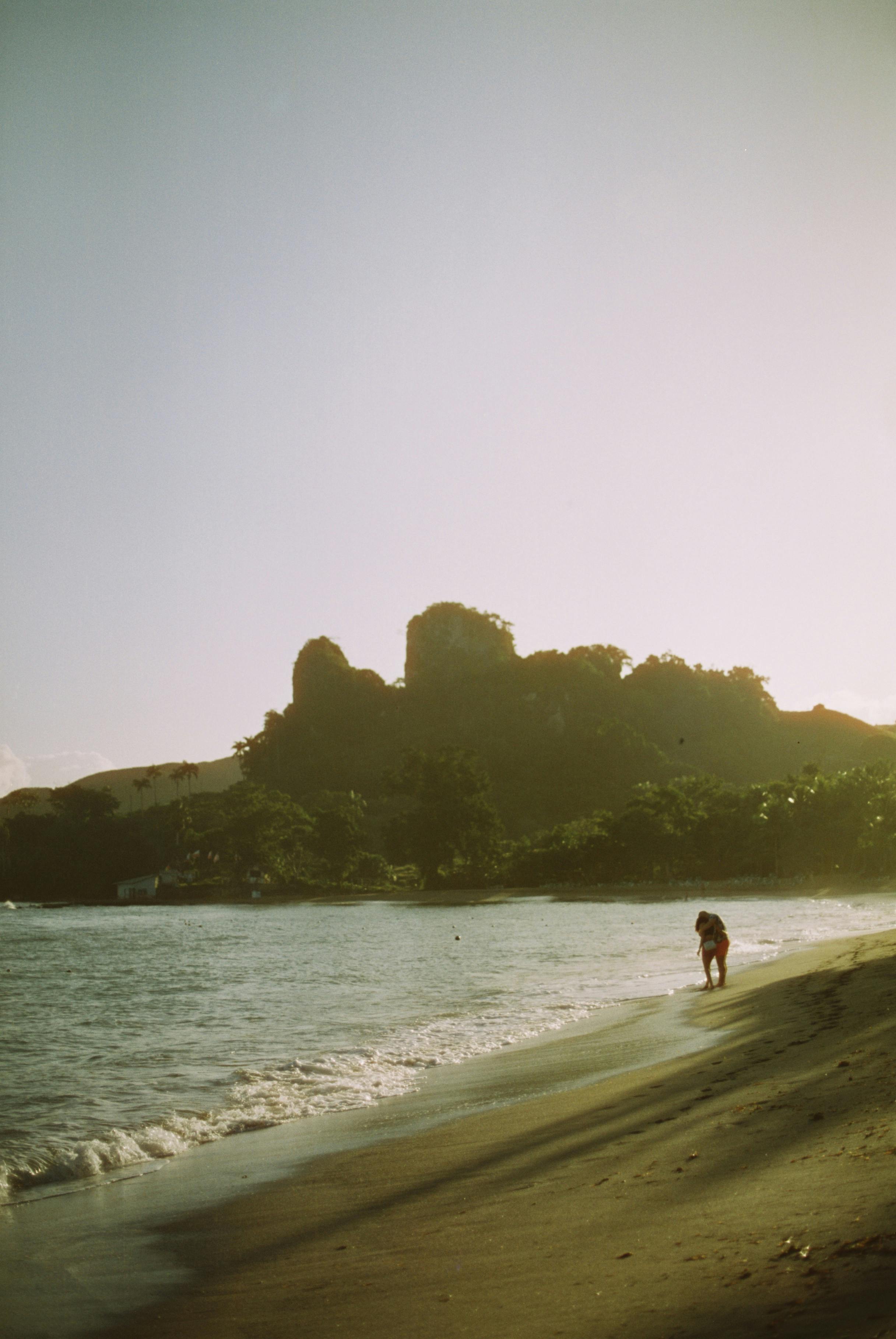 People Standing on the Beach · Free Stock Photo