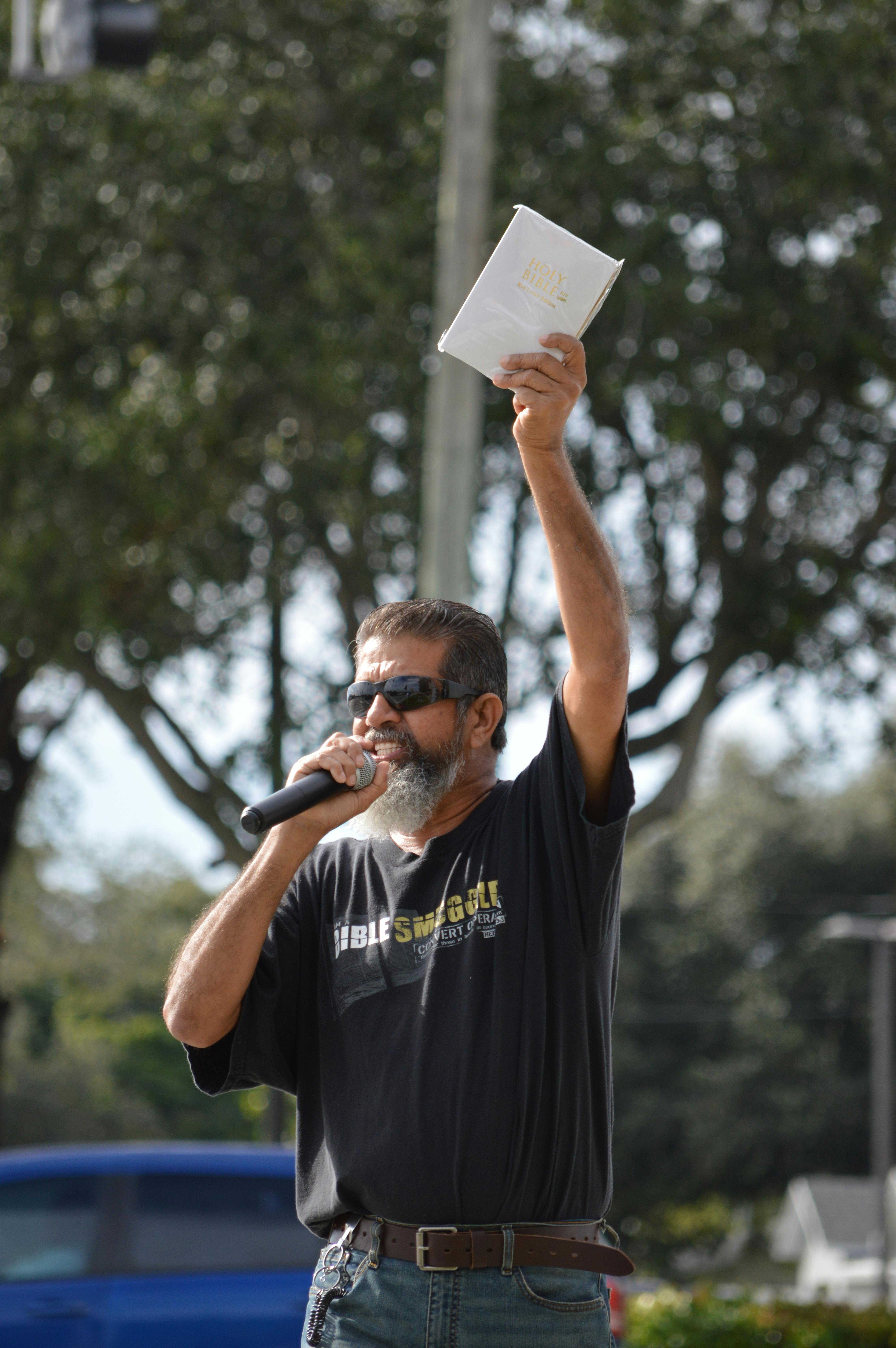 People Preaching The Gospel On The Street Photos, Download The BEST ...