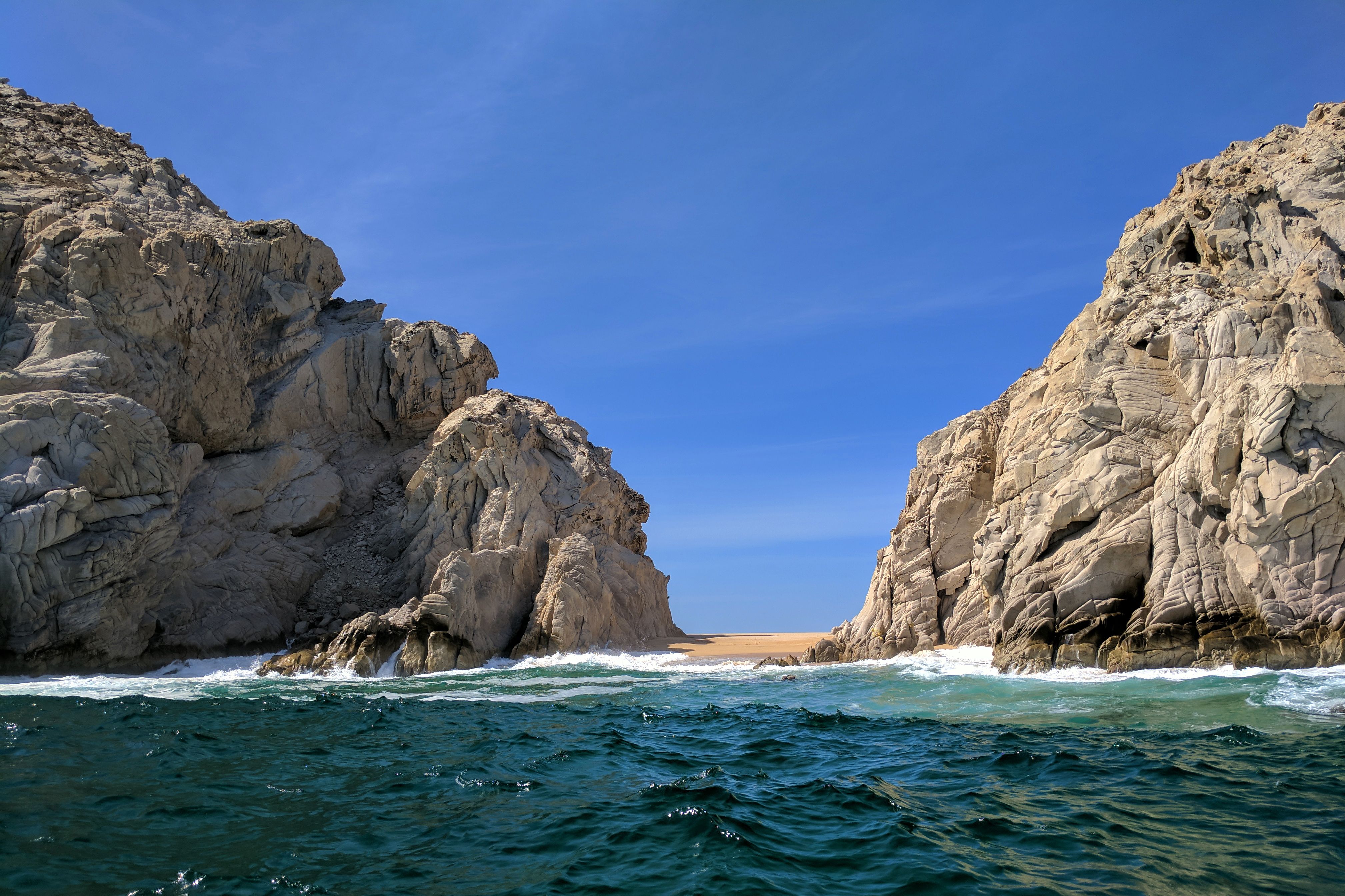 Rock Formations on the Beach · Free Stock Photo