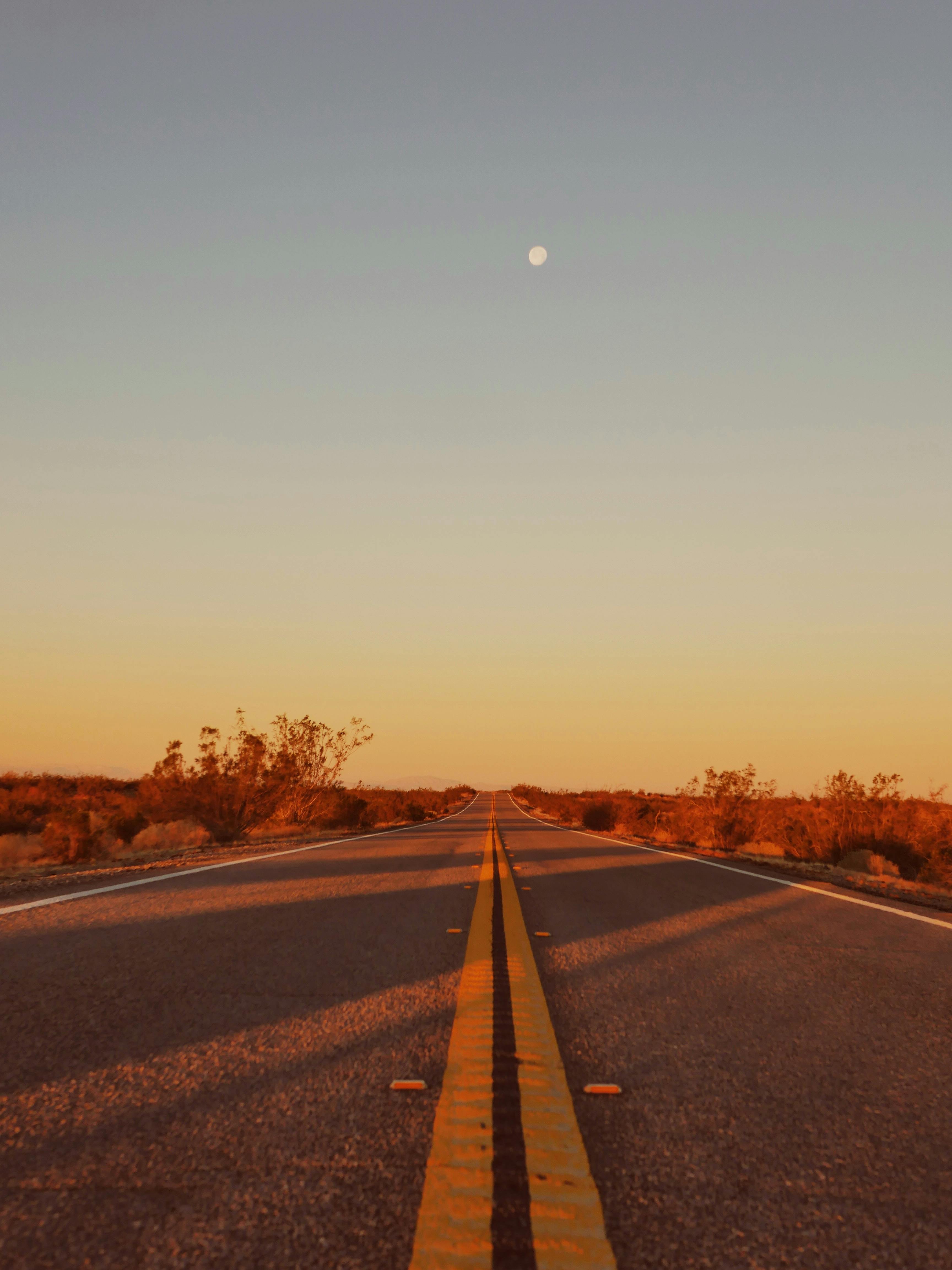 Road at Sunset · Free Stock Photo