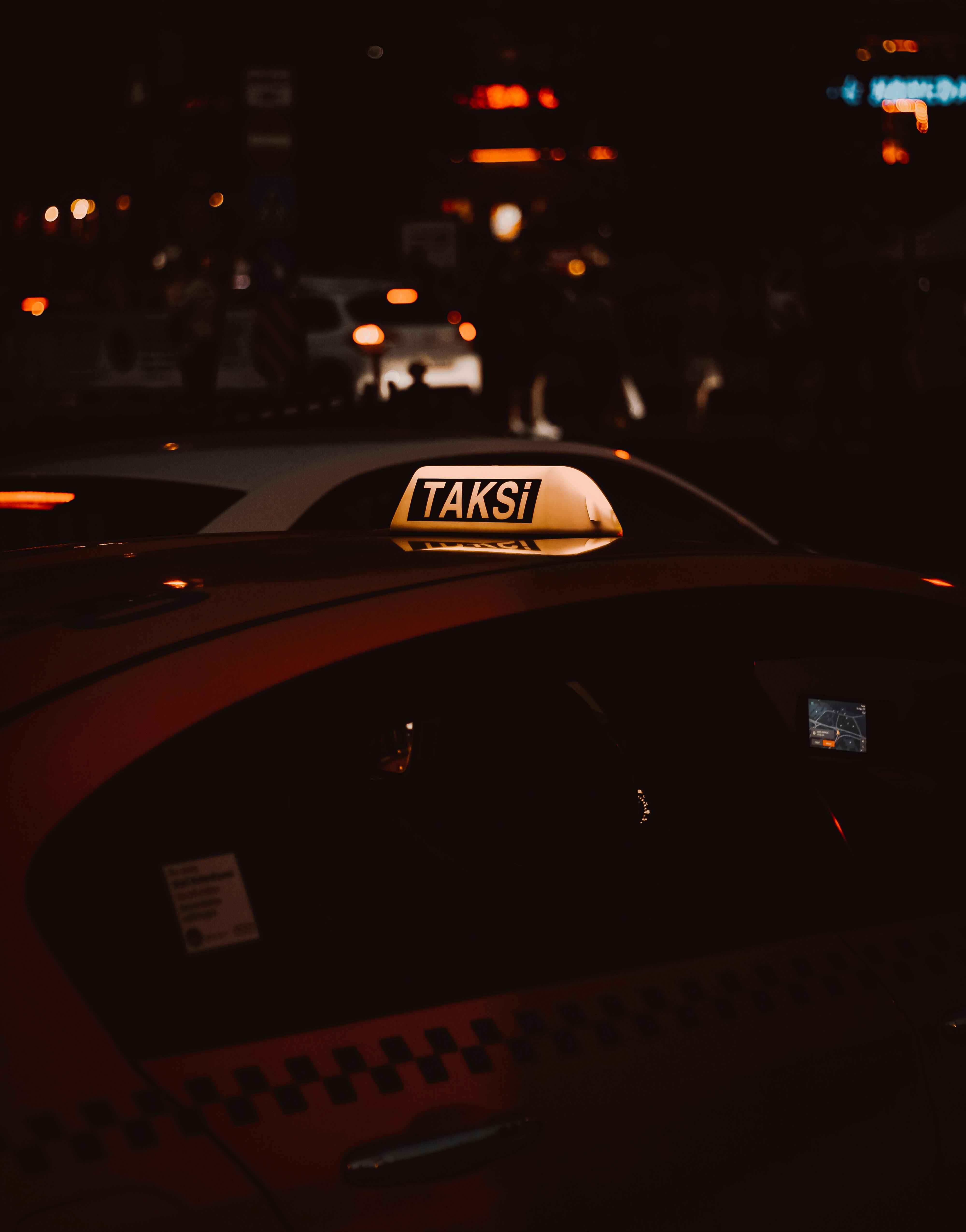 Memegang Tank Taxi Photos, Download Free Memegang Tank Taxi Stock ...