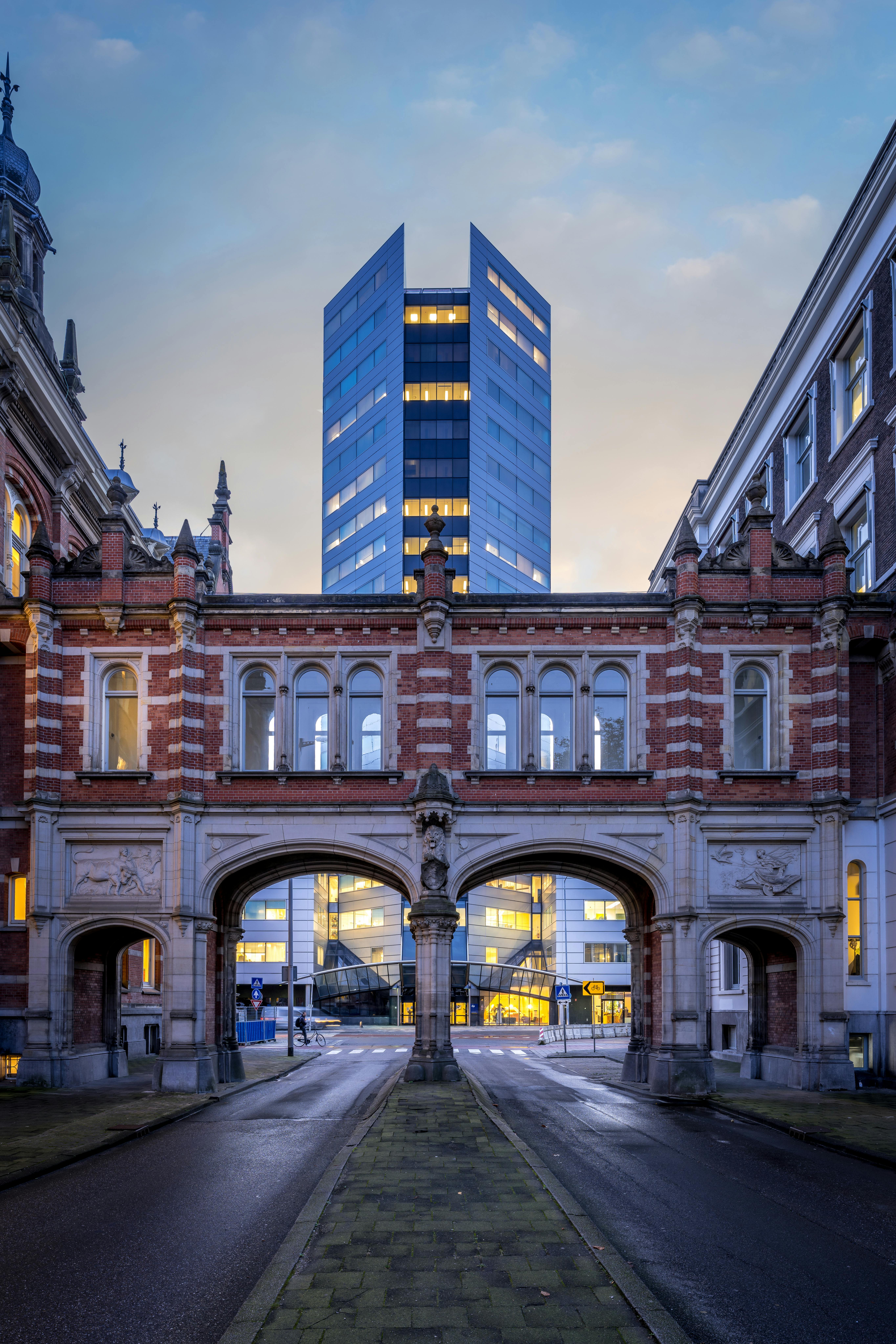 Arched Gateway in a City · Free Stock Photo